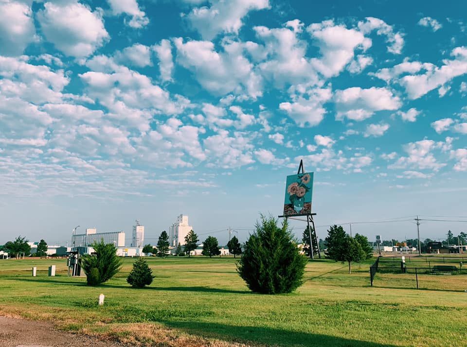 World’s Largest Easel: world record in Goodland, Kansas