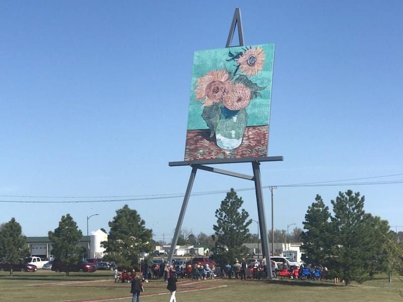 World’s Largest Easel: world record in Goodland, Kansas