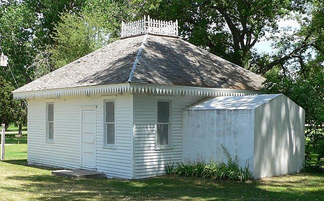 World's Smallest Courthouse: world record in Arthur, Nebraska