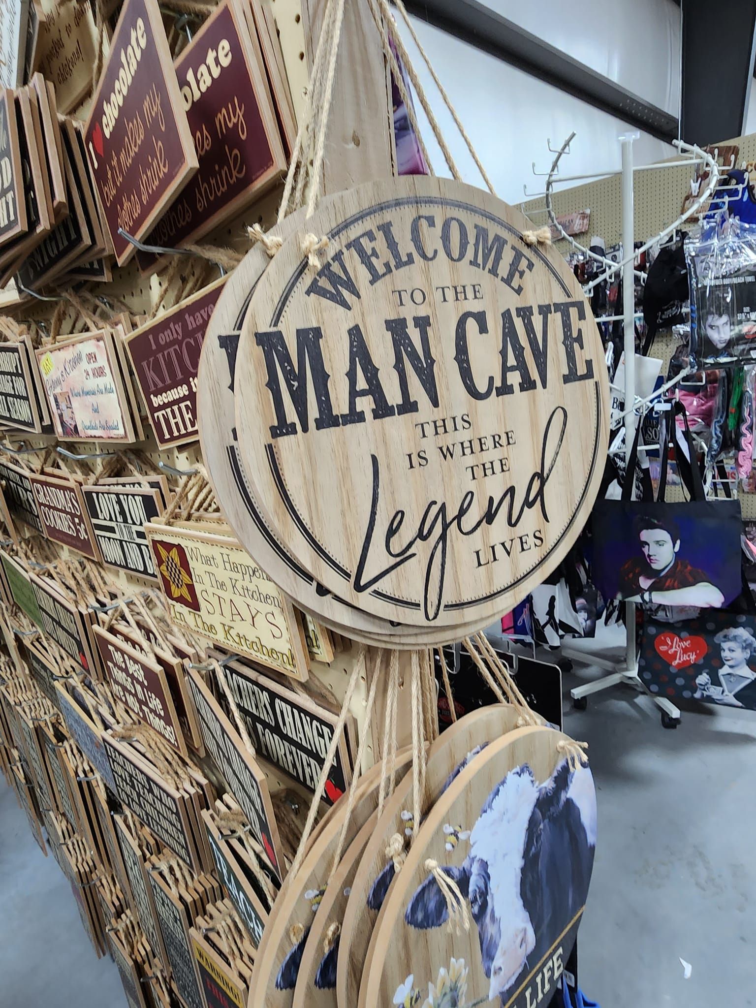 World’s Largest Gift Shop: world record in Phillipsburg, Missouri