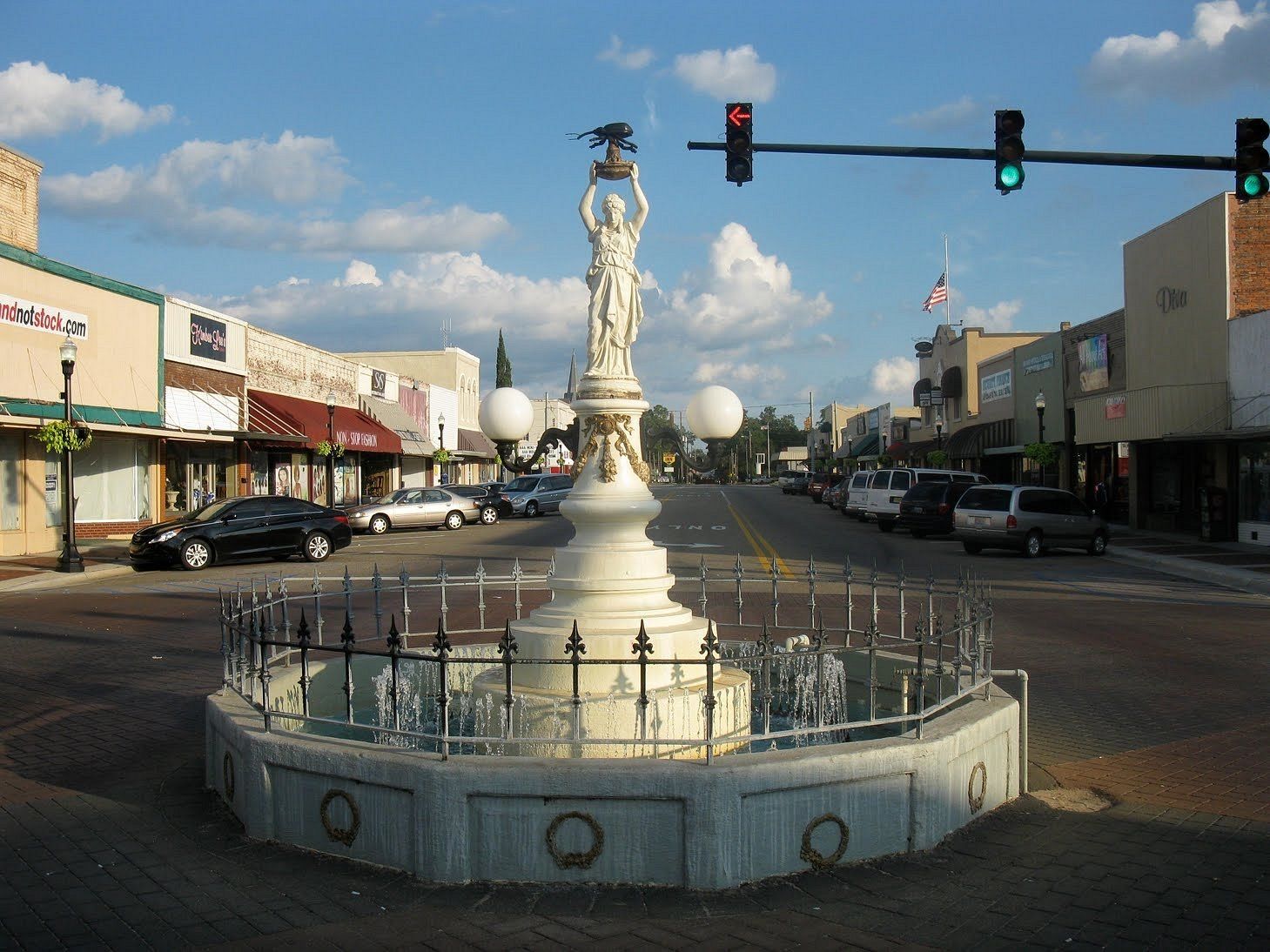 World’s Largest Boll Weevil Monument: world record in Enterprise, Alabama