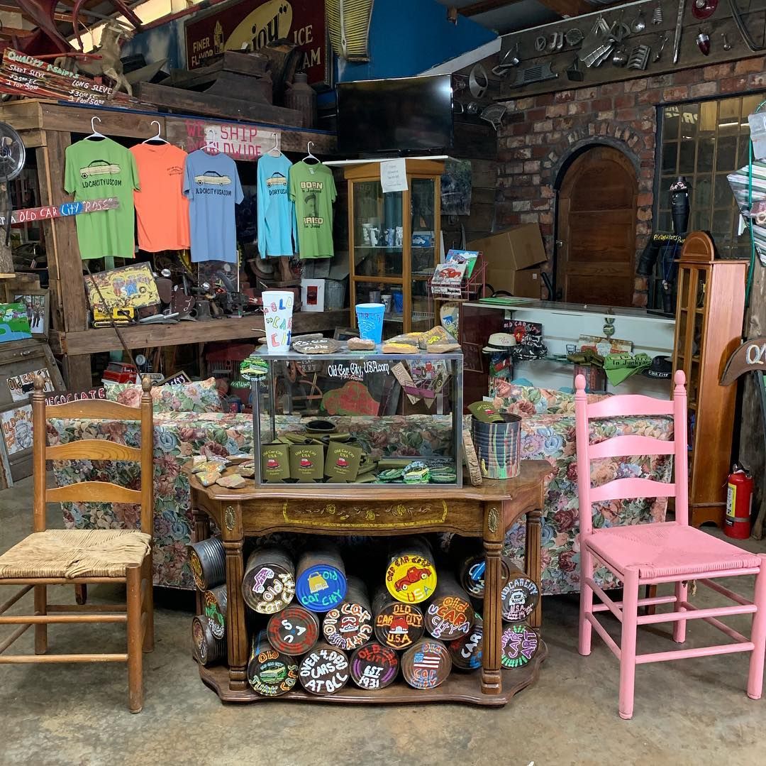 World's Largest Classic Car Junk Yards: world record in Old Car City ...