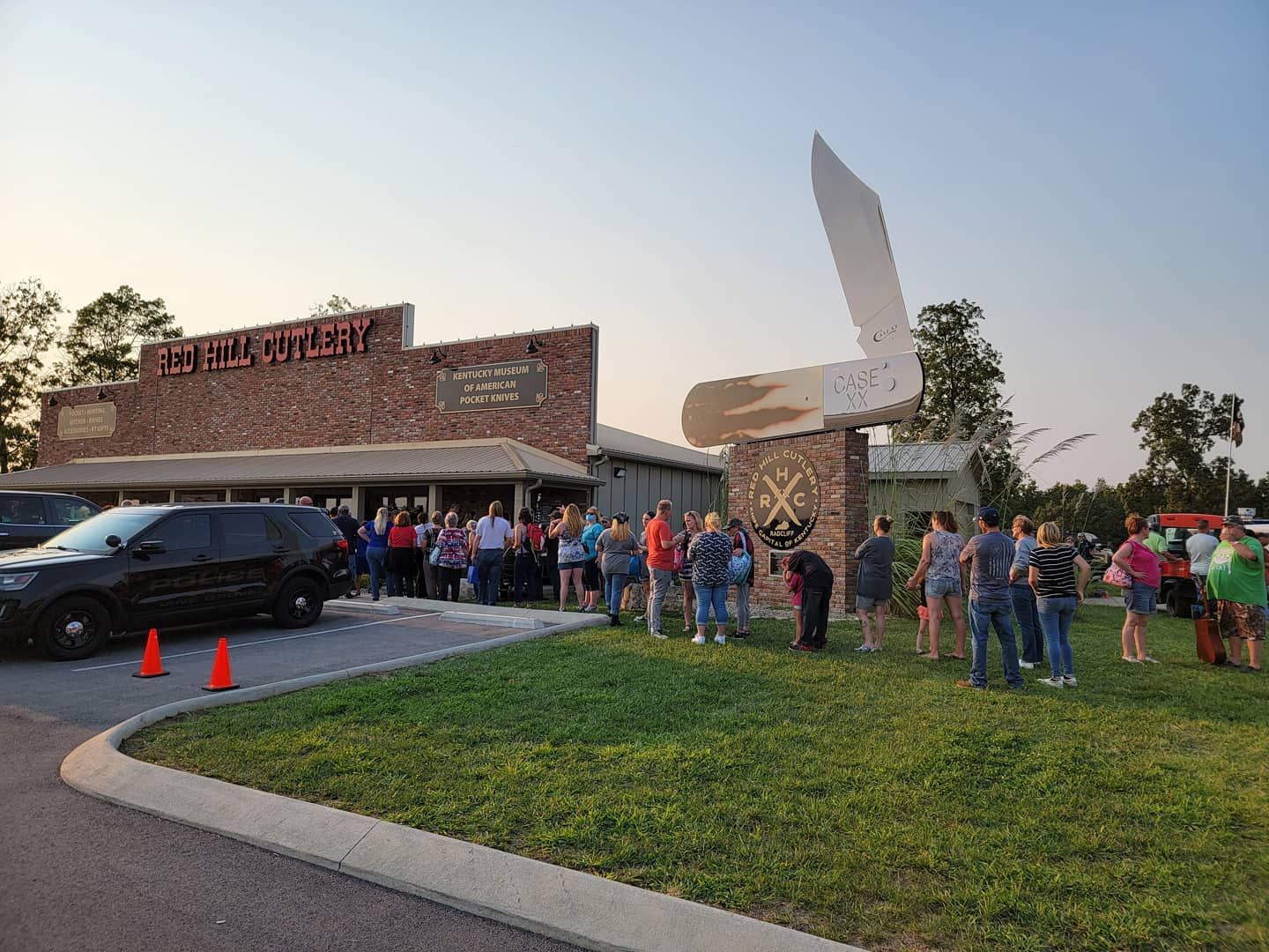 World's Largest Pocket Knife: world record in Radcliff, Kentucky