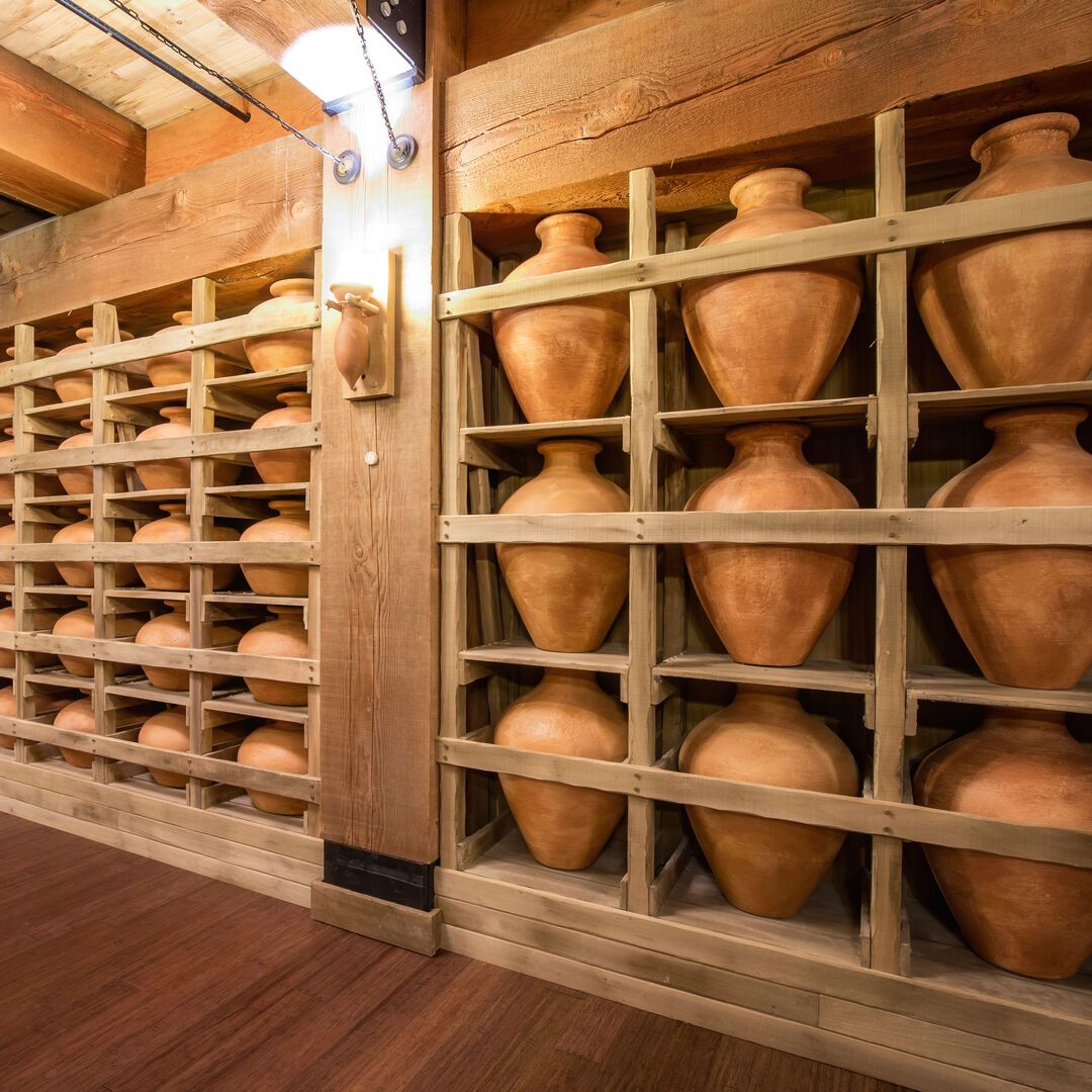 World’s largest freestanding timber frame structure: Williamstown, Kentucky