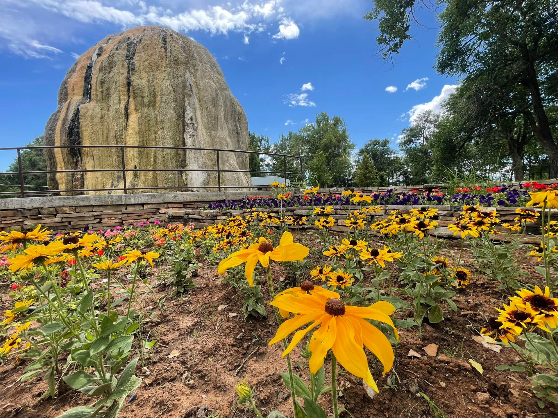 World's Largest Mineral Hot Springs, world record in Thermopolis, Wyoming