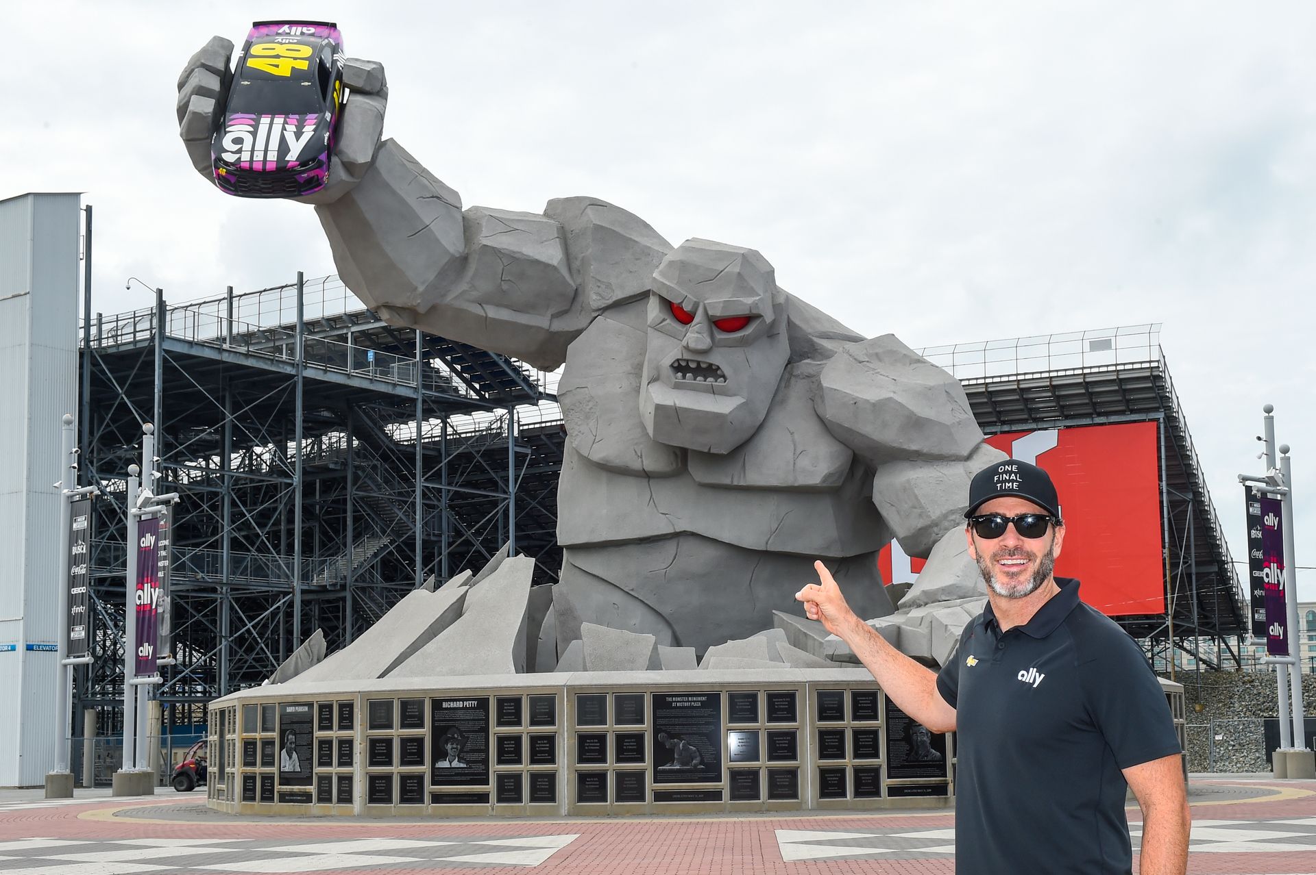 World’s Largest Monster Statue, world record in Dover, Delaware