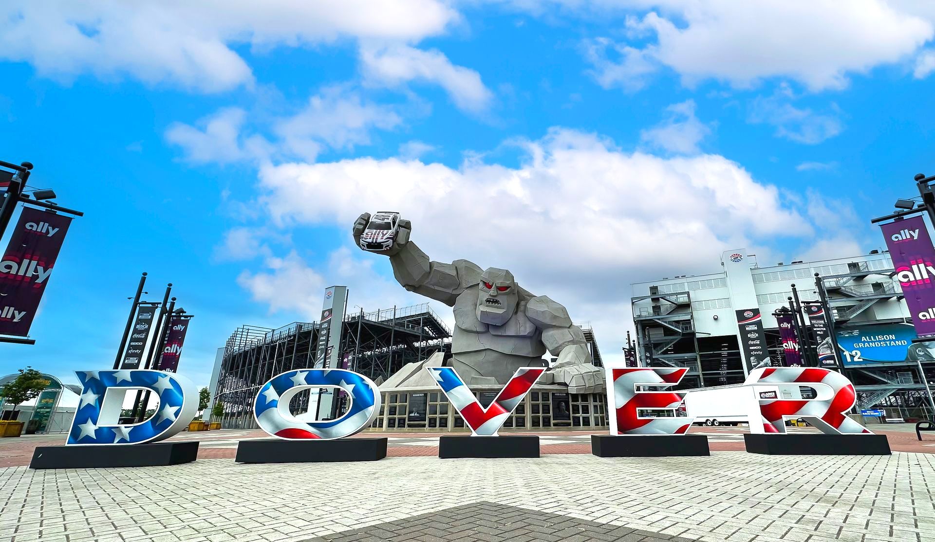 World’s Largest Monster Statue, world record in Dover, Delaware