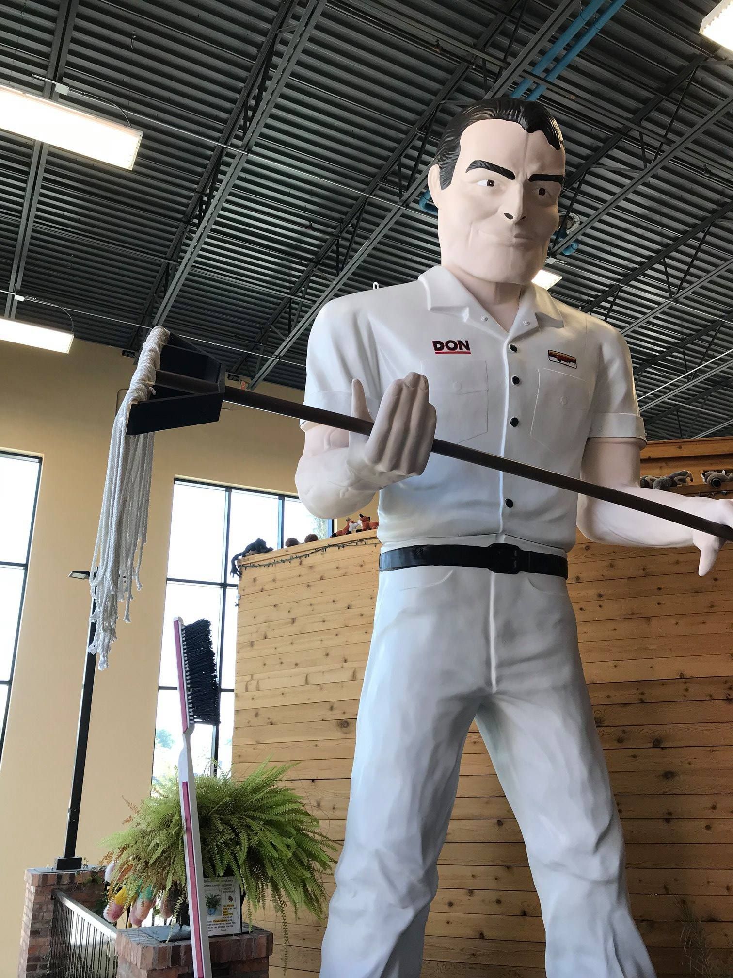 World's Largest Janitor Statue, world record in Pocatello, Idaho