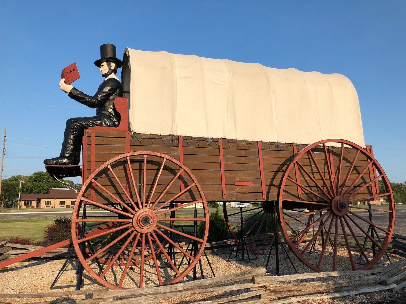World's Largest Covered Wagon, world record in Lincoln, Illinois