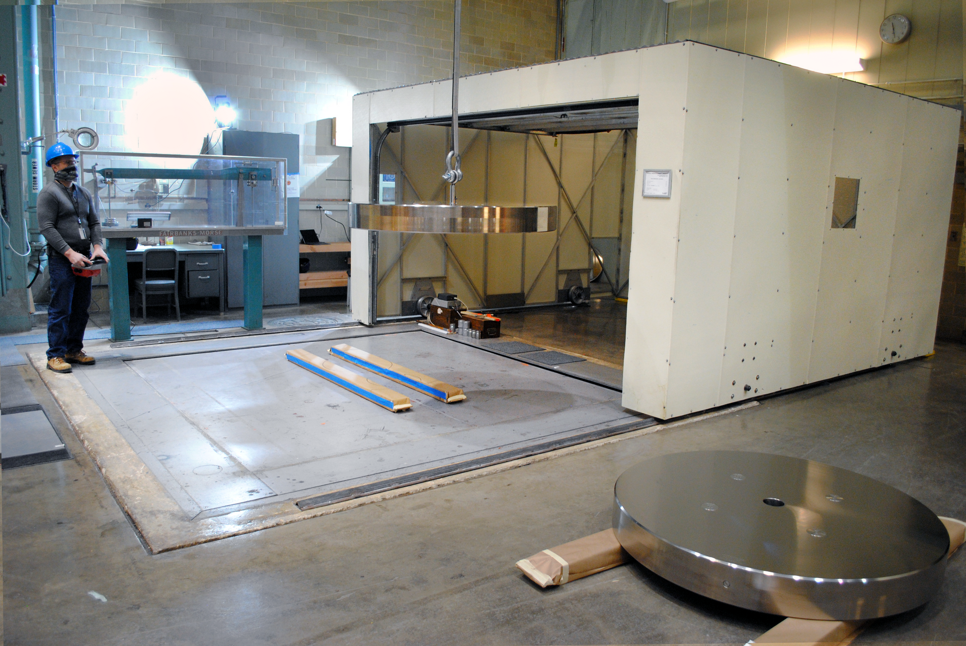World's Largest Deadweight Machine, world record in Gaithersburg, Maryland