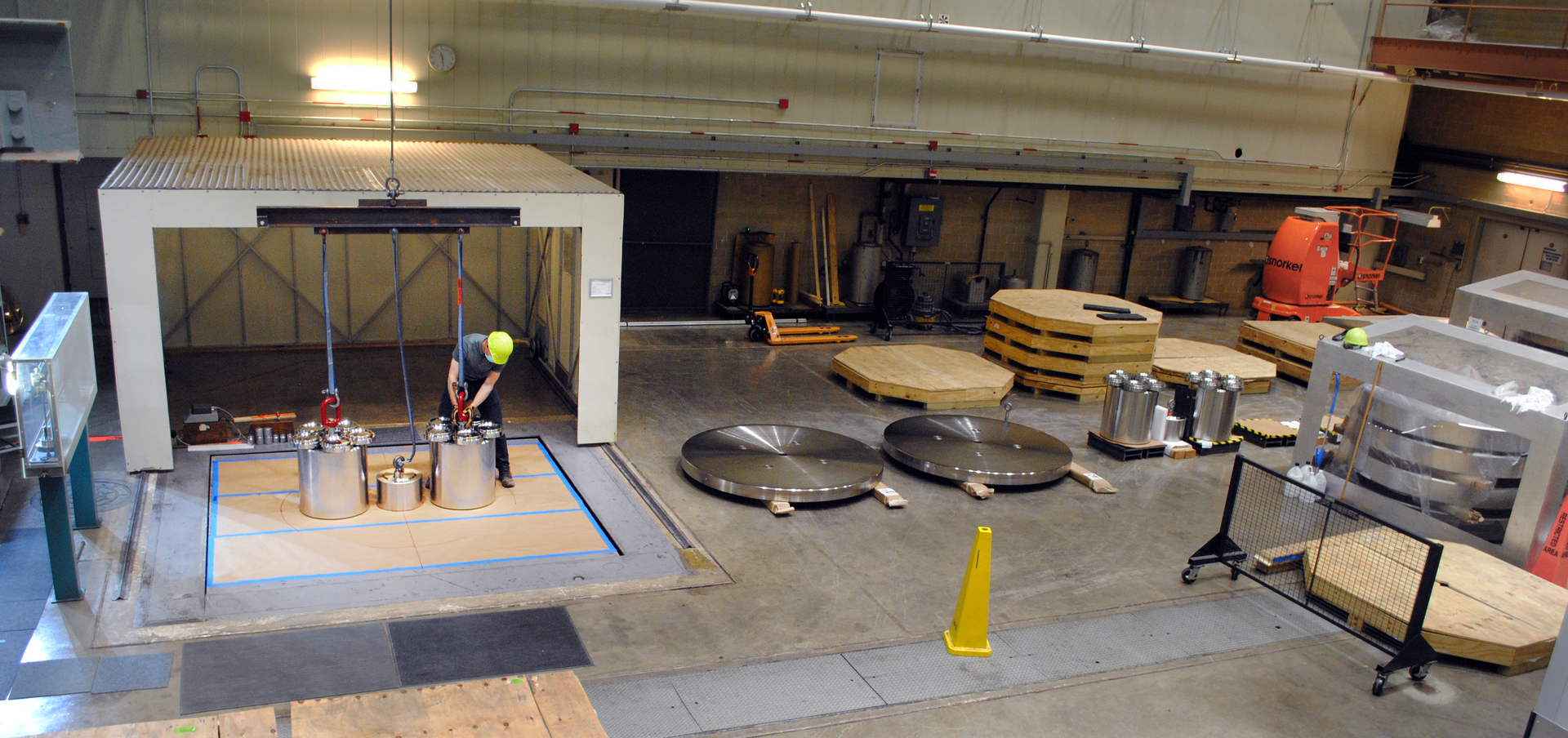 World's Largest Deadweight Machine, world record in Gaithersburg, Maryland