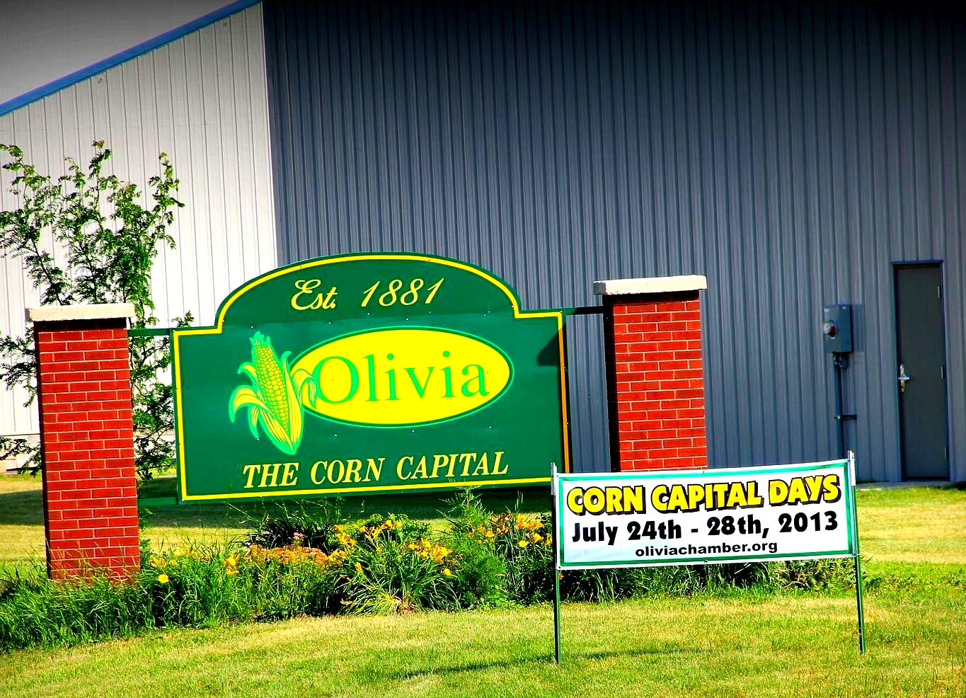 World's Largest Ear of Corn, world record in Olivia, Minnesota