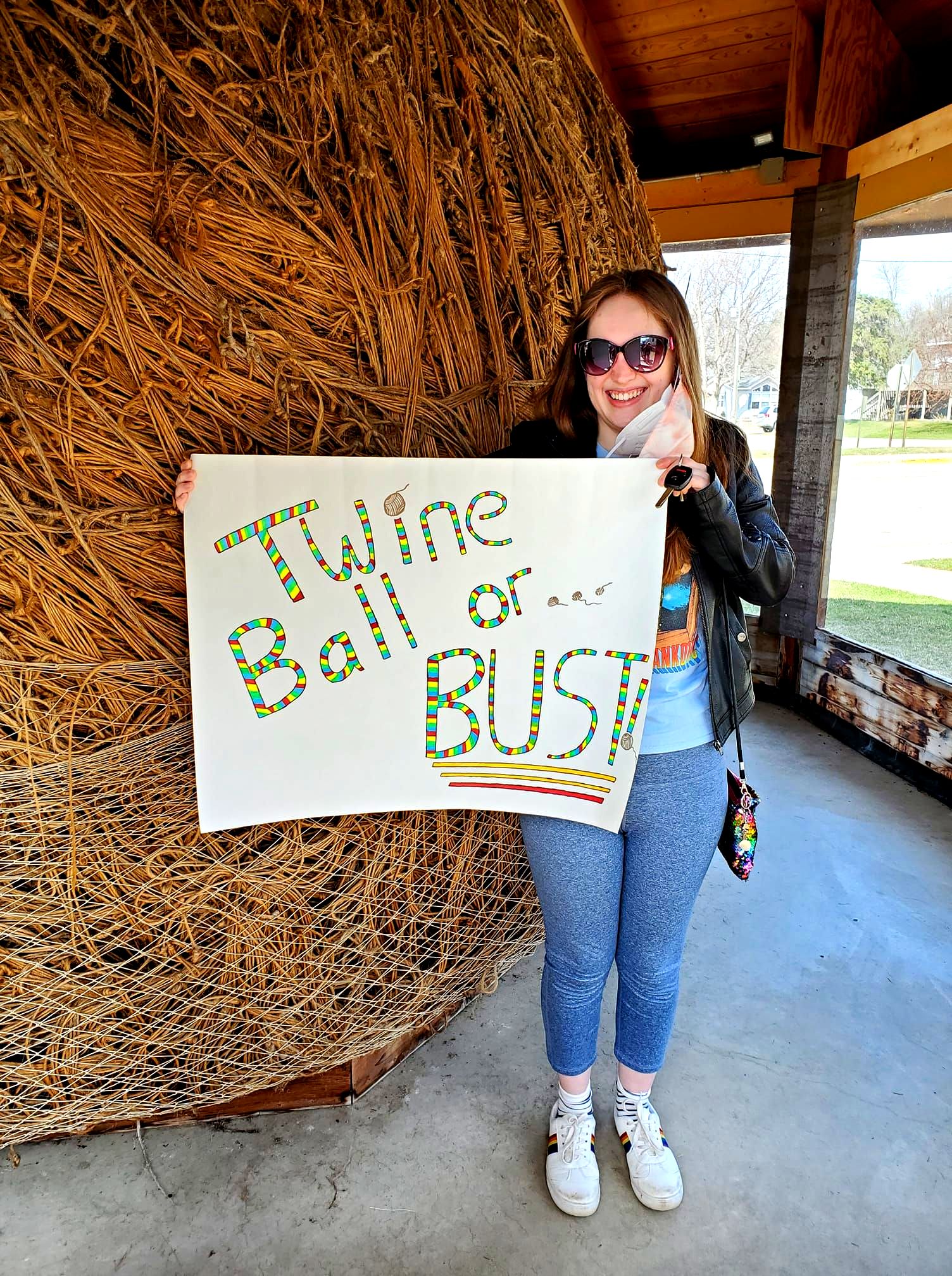 World's Largest Ball of Twine Rolled by One Man, world record in Darwin ...