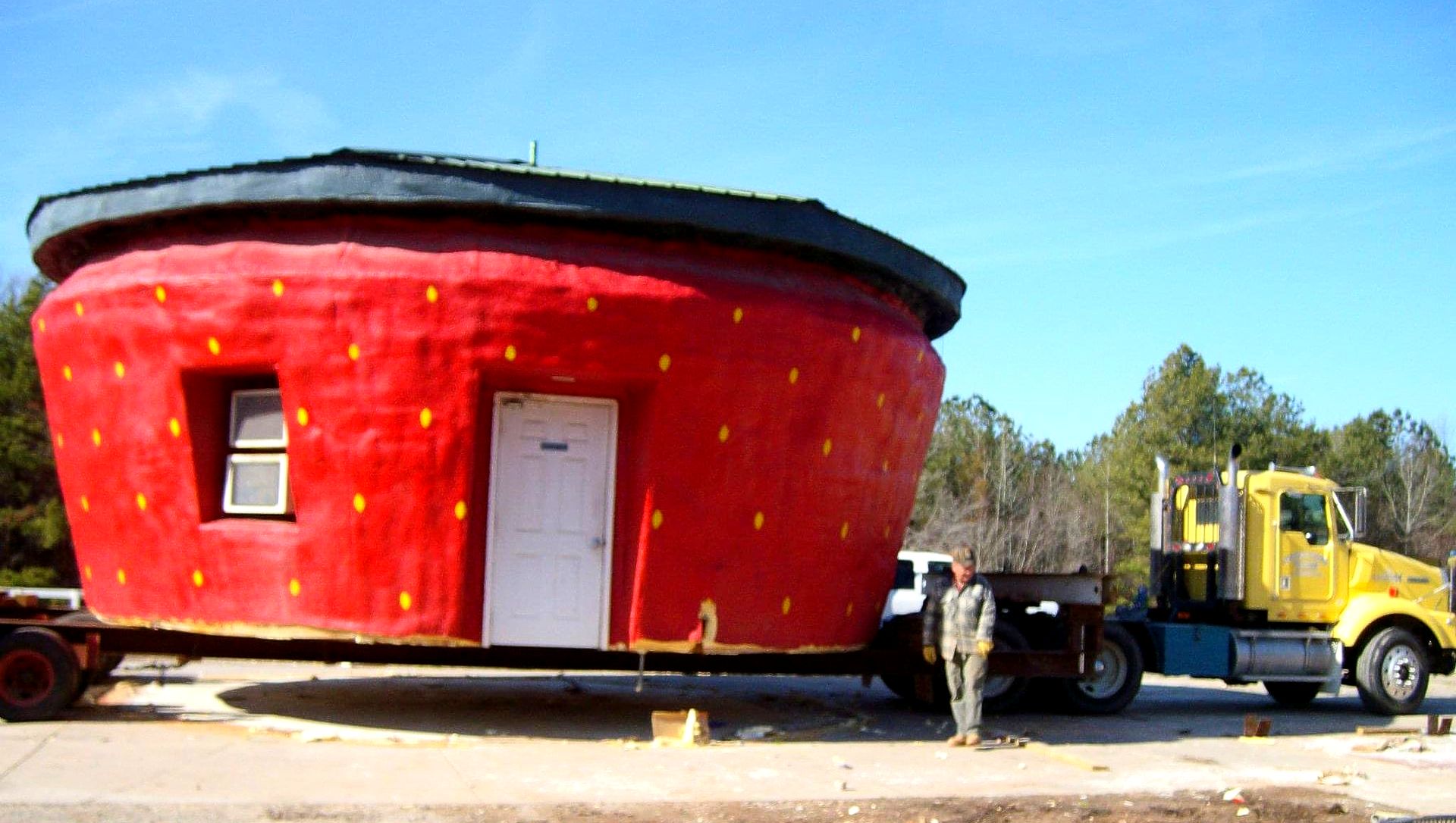 World's Largest Teapot-shaped Building, world record in Chester, West ...