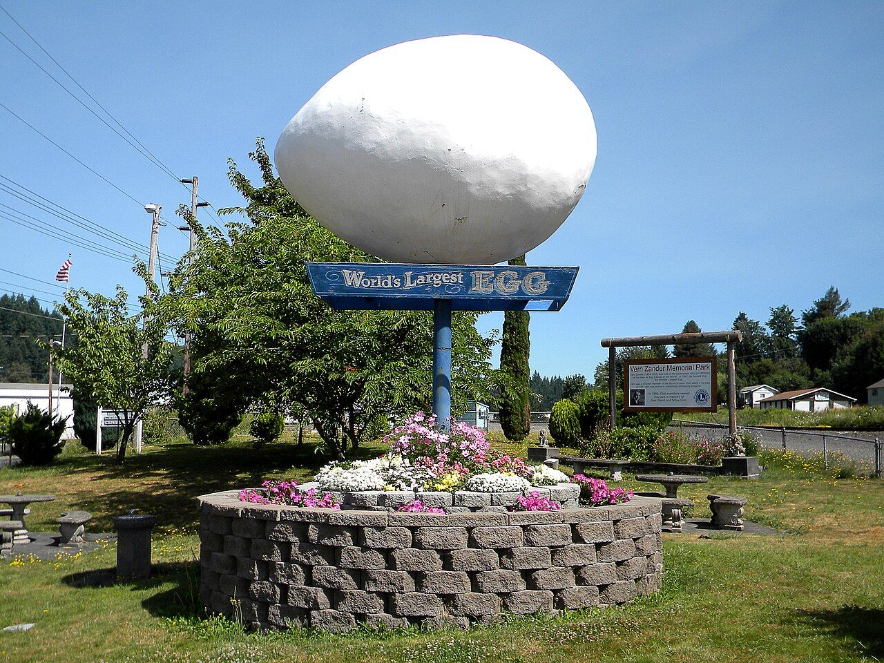 World s Largest Egg Sculpture World Record In Winlock Washington