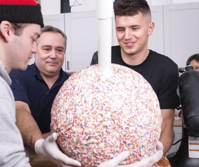 World's Largest Cake Pop, world record set by Nick DiGiovanni and Lynn ...