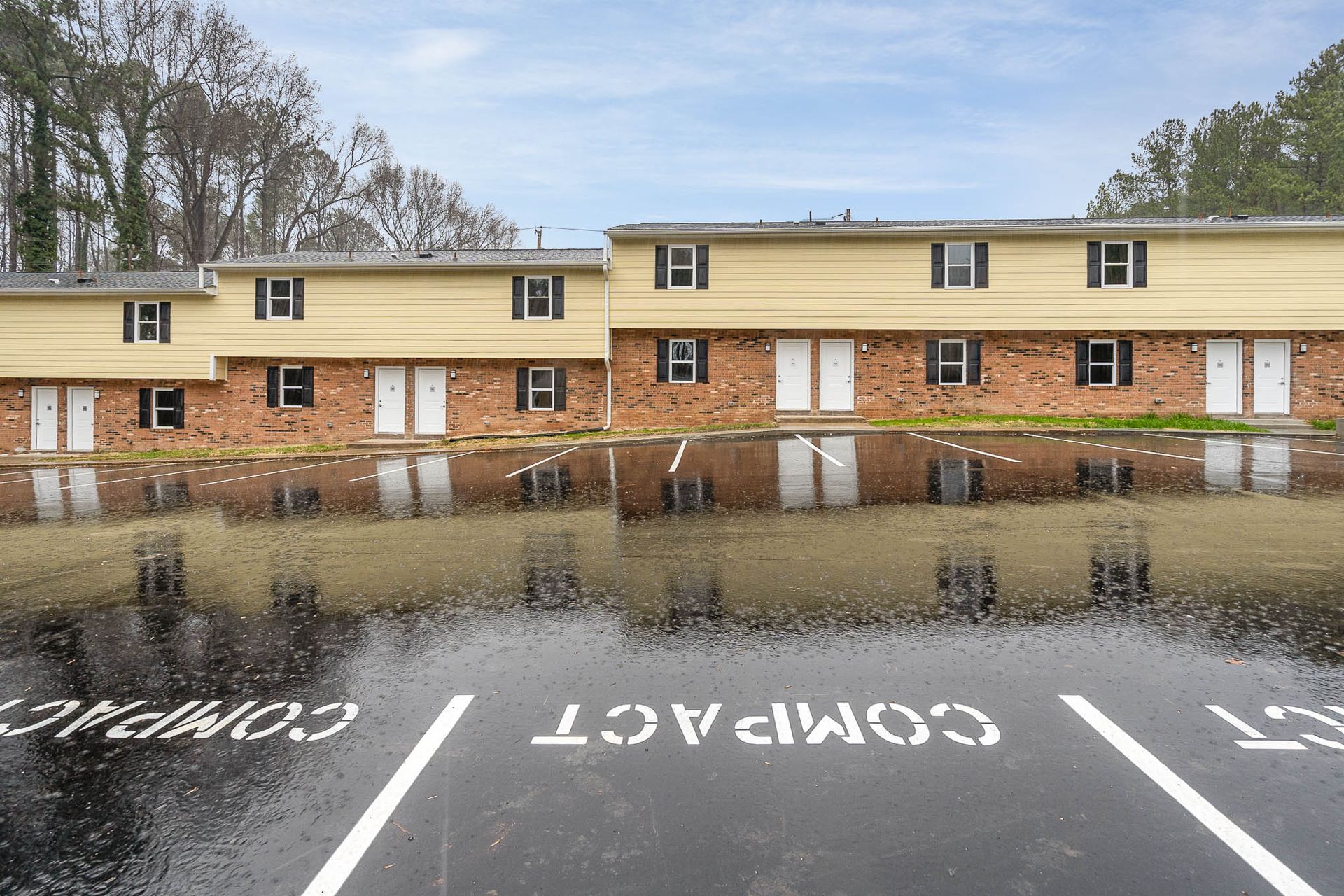 Maple Creek Apartments