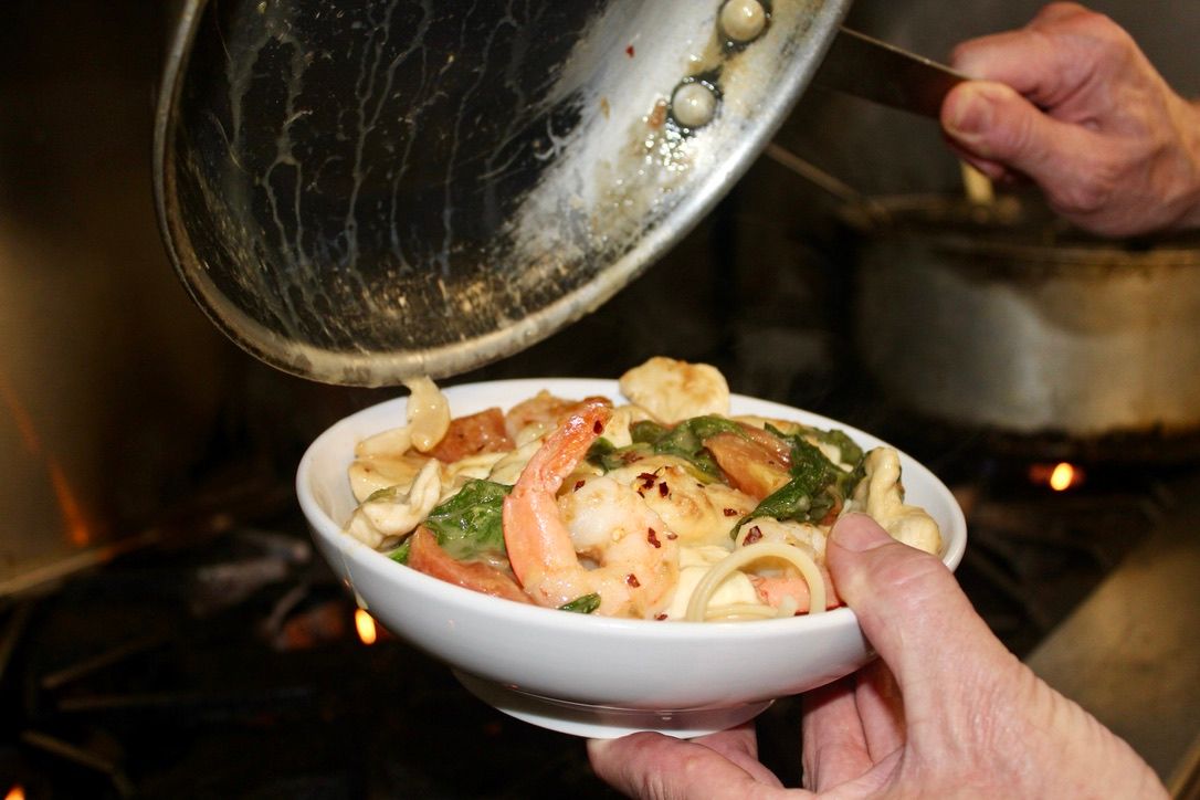 Dining & Hotel | Blue Water Manor | Bolton Landing, NY