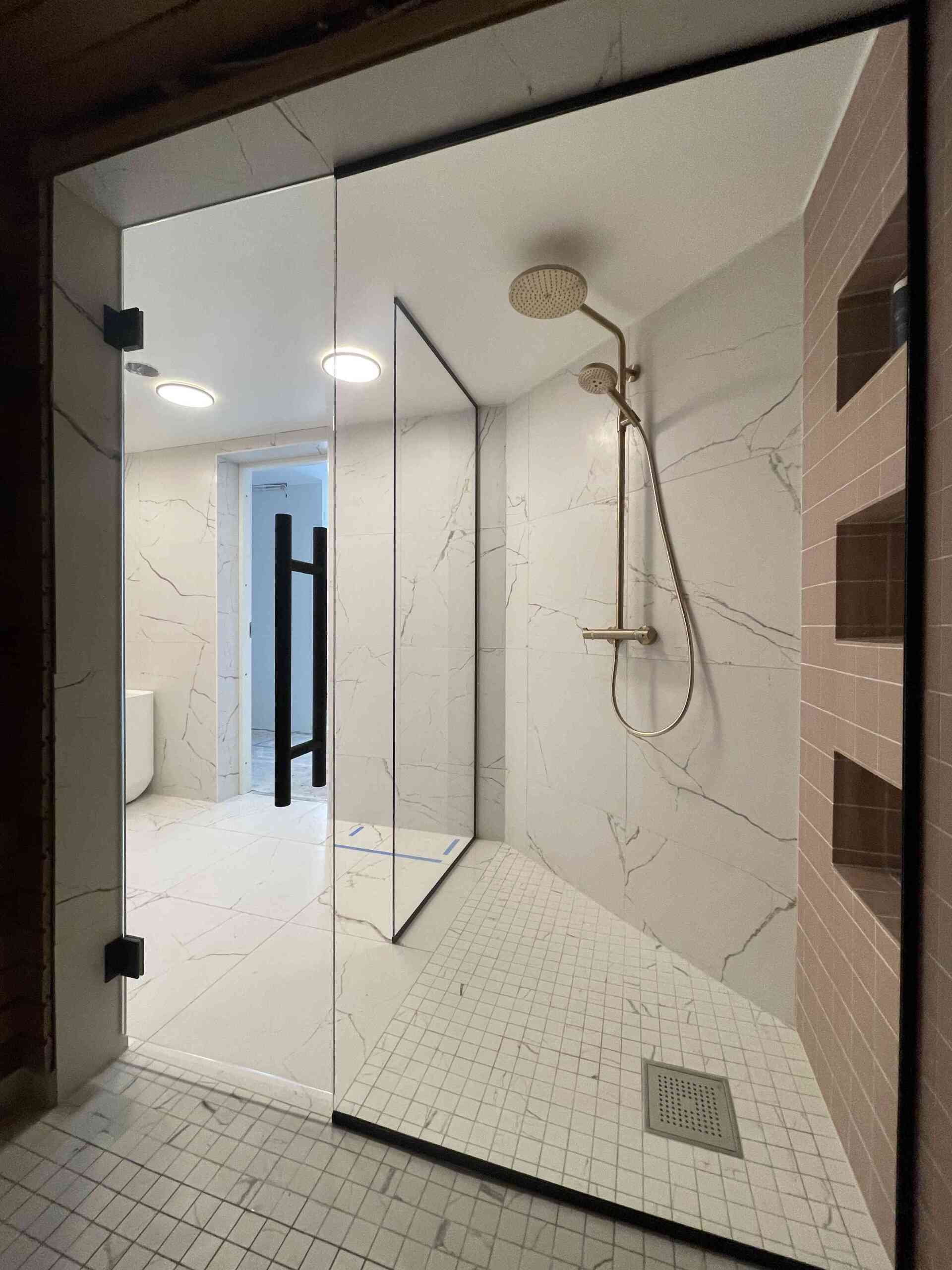 Saunaklaasid | Sauna klaasseinad, sauna klaasuksed | GLASSWORKS