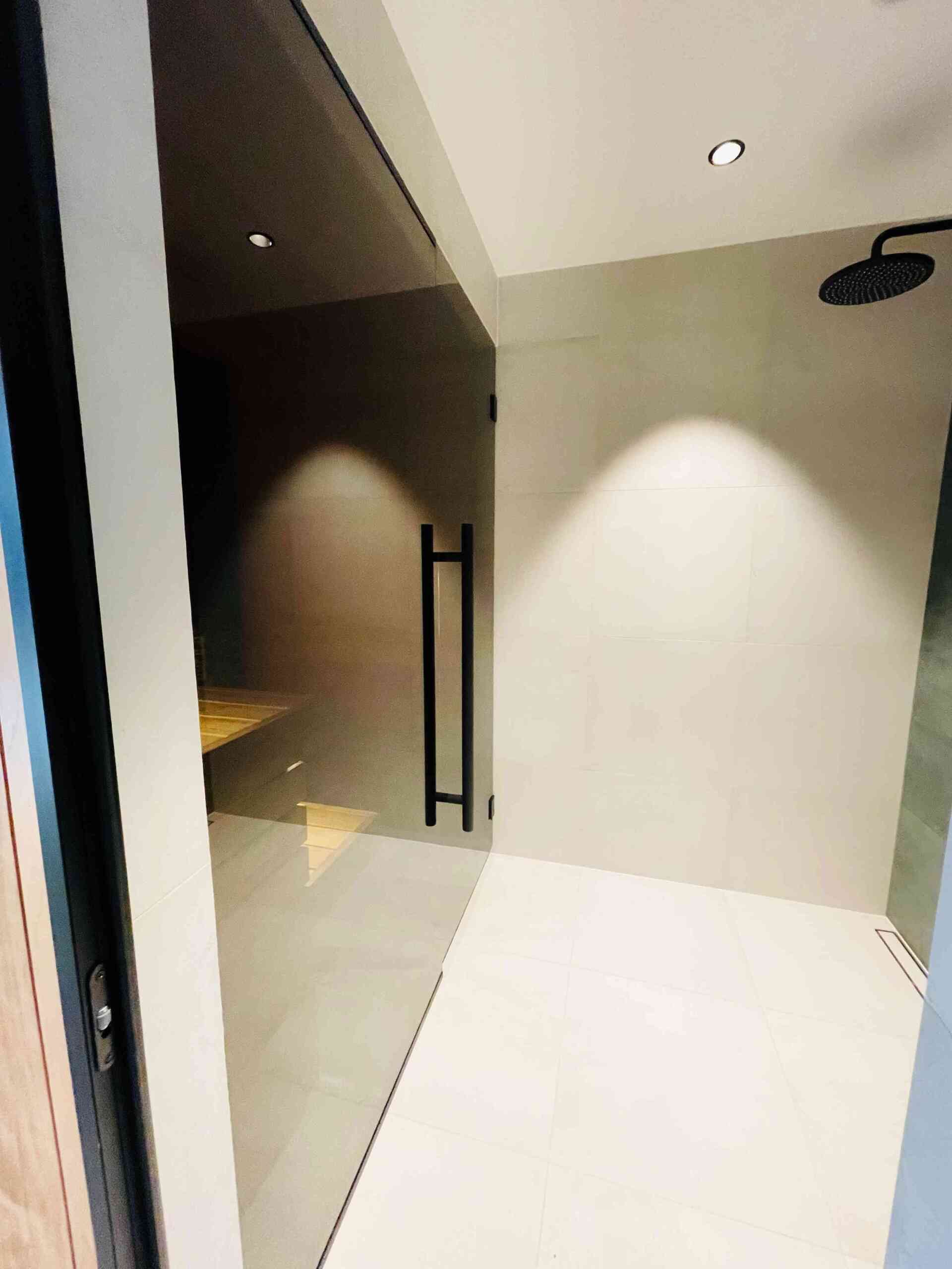 Saunaklaasid | Sauna klaasseinad, sauna klaasuksed | GLASSWORKS