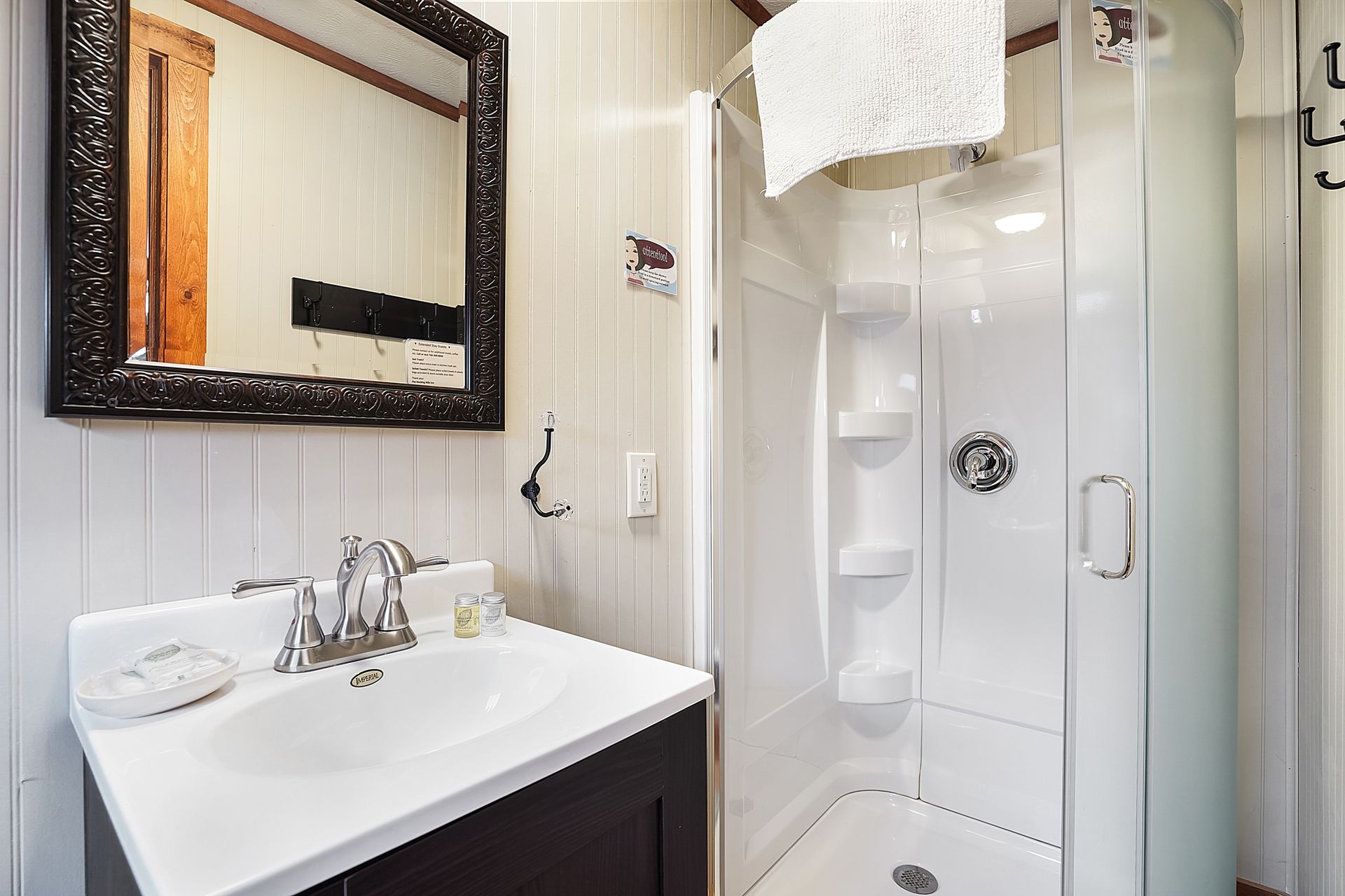 Hocking Hills Inn Rooms | Scenic, Logan, Ohio