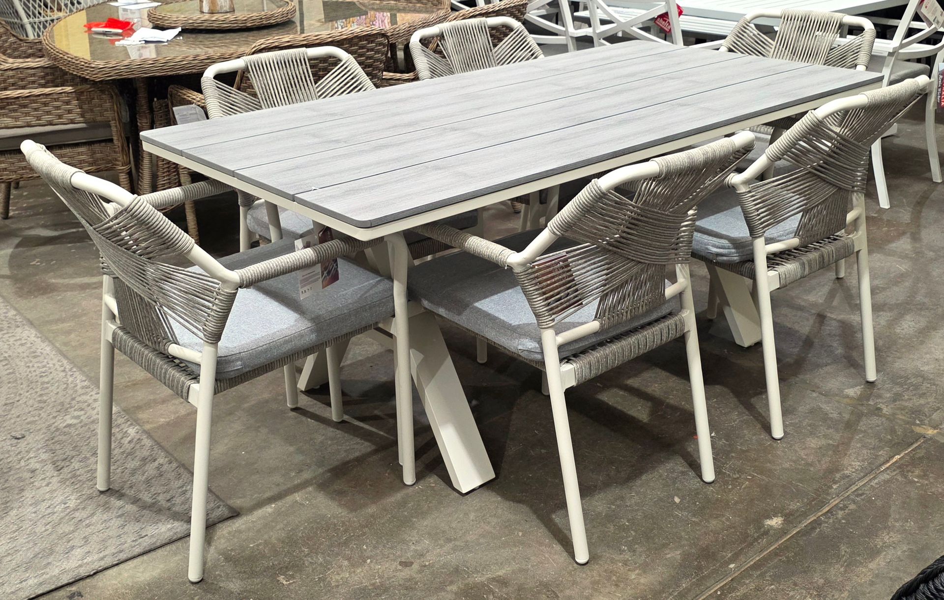 Outdoor Dining Tables | Somerton Park, SA | Outdoor Scene