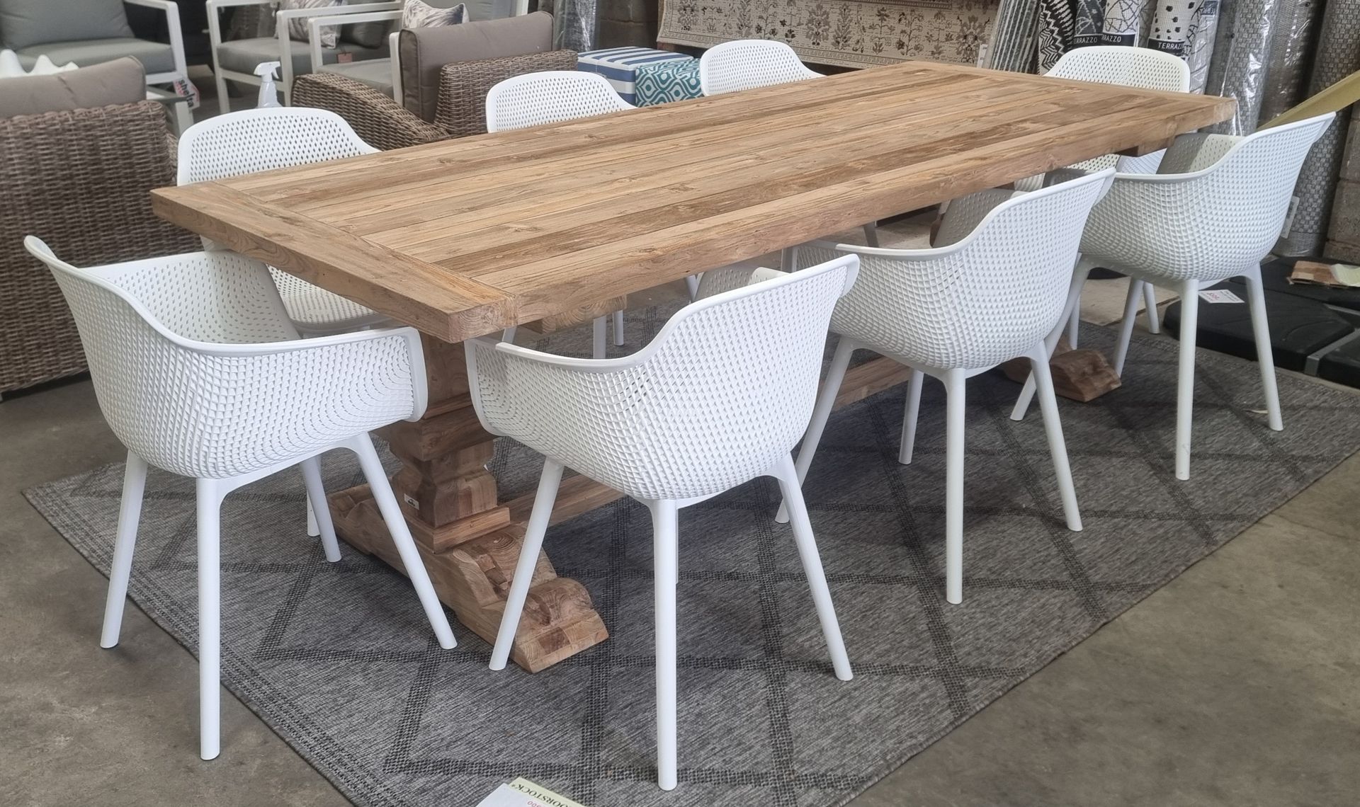 Outdoor Dining Tables | Somerton Park, SA | Outdoor Scene