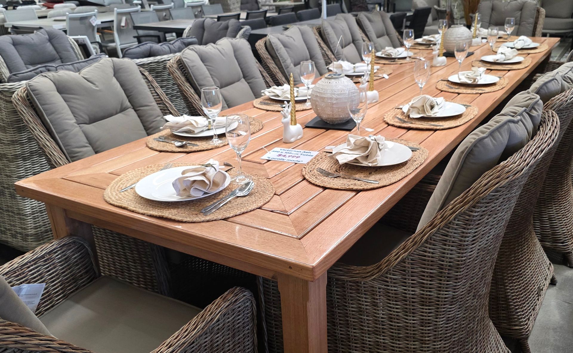 Outdoor Dining Tables | Somerton Park, SA | Outdoor Scene