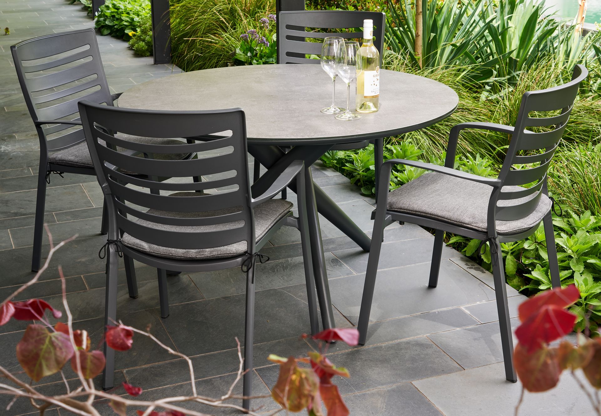 Outdoor Dining Tables | Somerton Park, SA | Outdoor Scene
