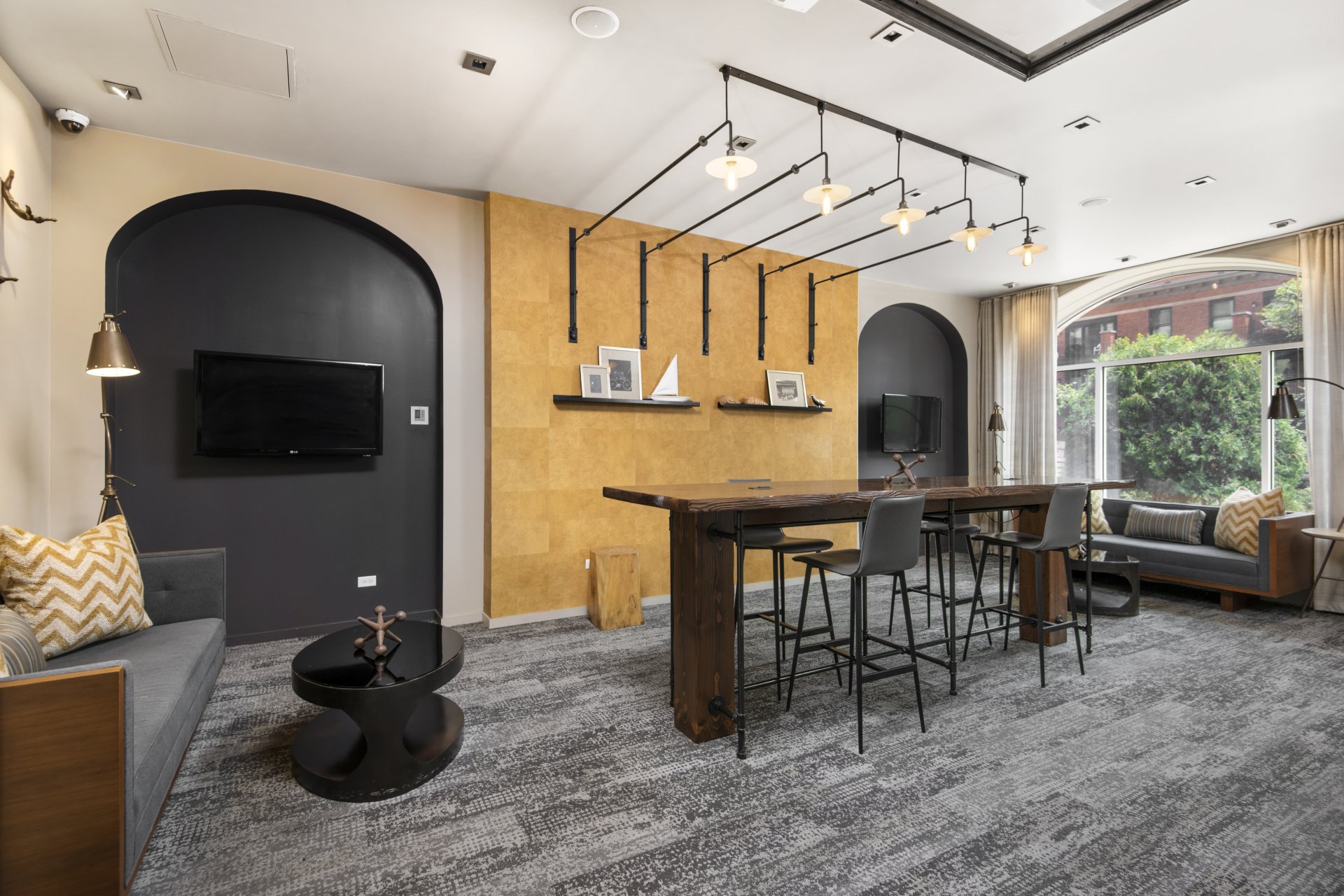 Reside at Belmont Harbor | Apartments in Lakeview, Chicago