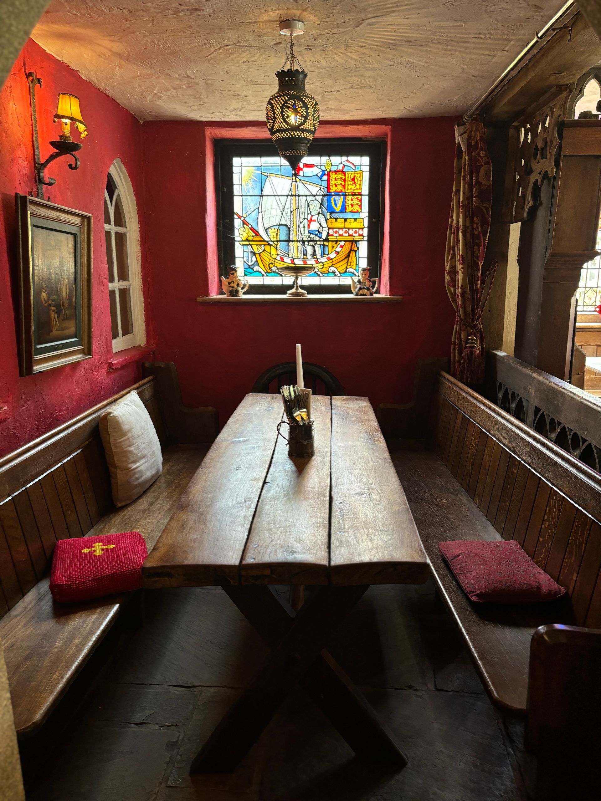 The Royal Standard of England - The Oldest Pub