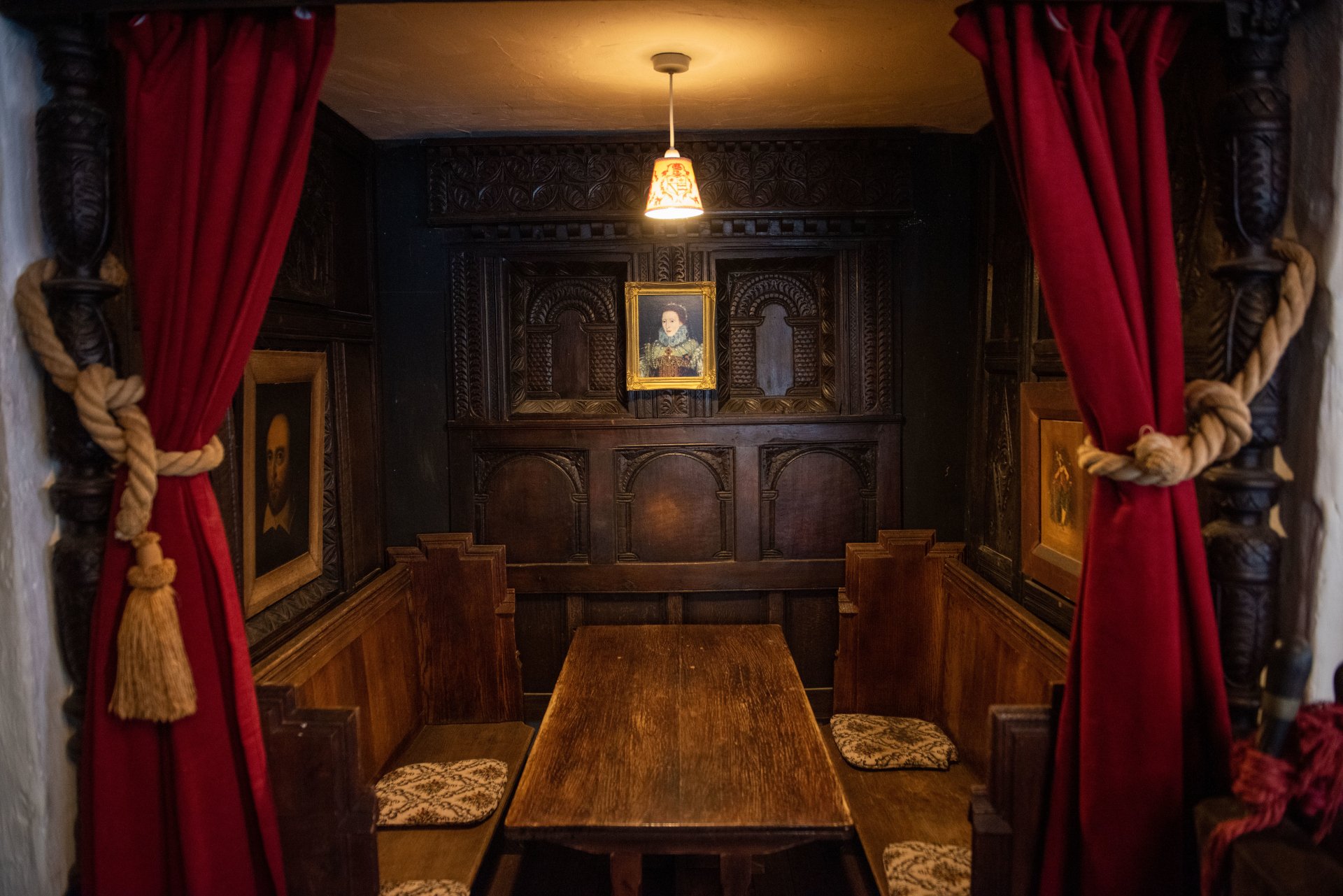 The Royal Standard of England - The Oldest Pub