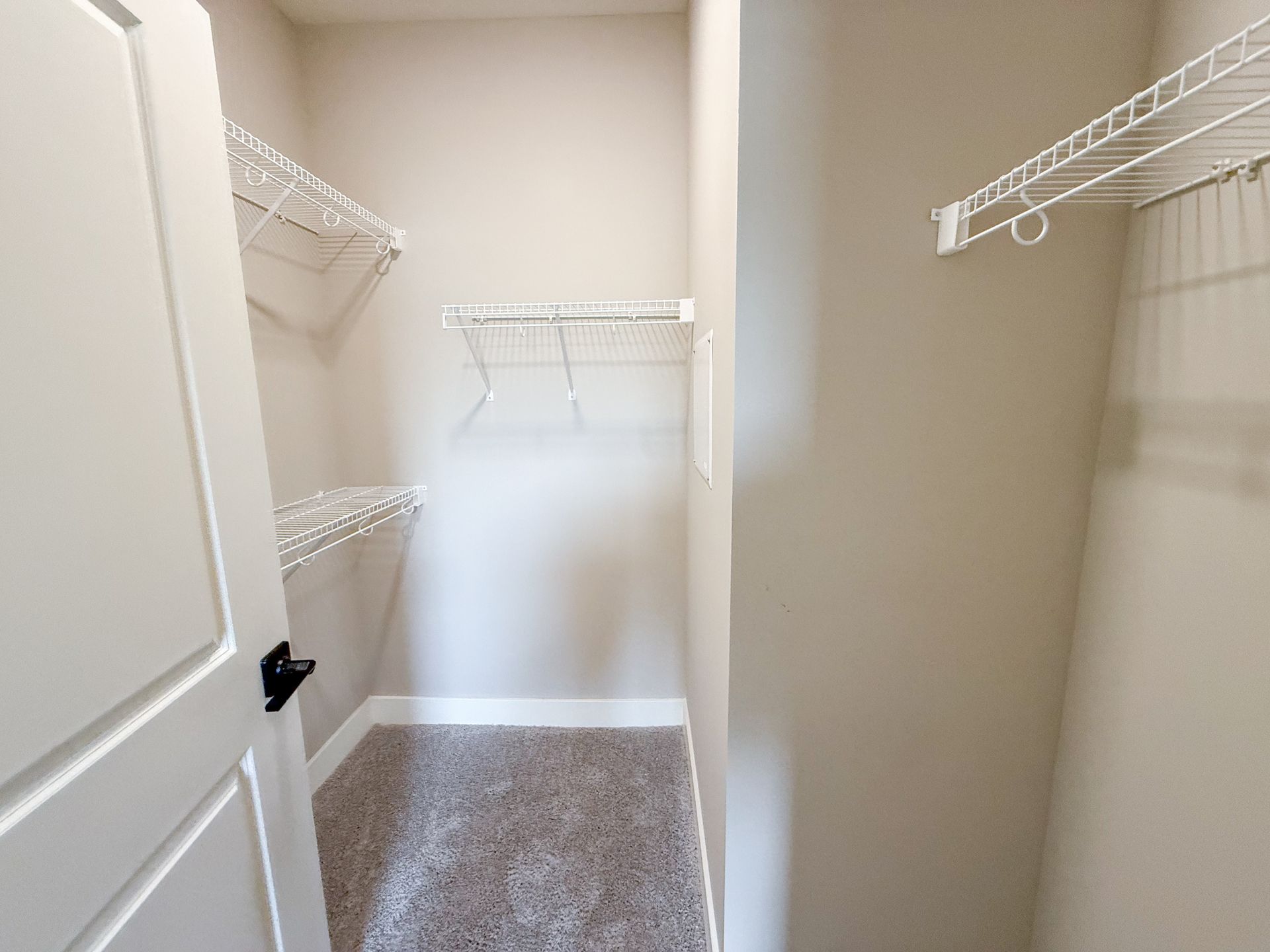 1b/1b Modern Apartment in Lee’s Summit MO