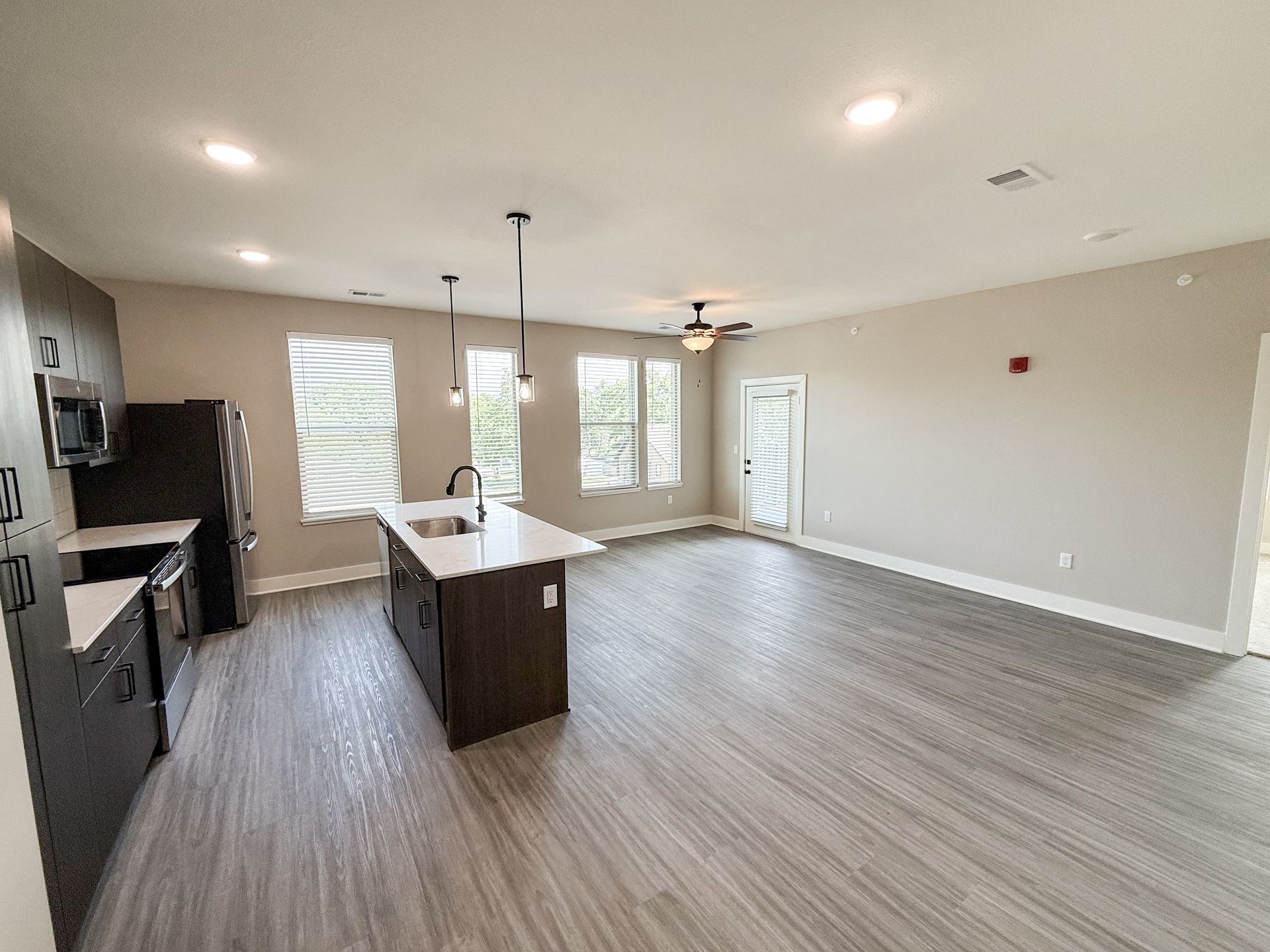1b/1b Luxury Apartment in Lee’s Summit MO