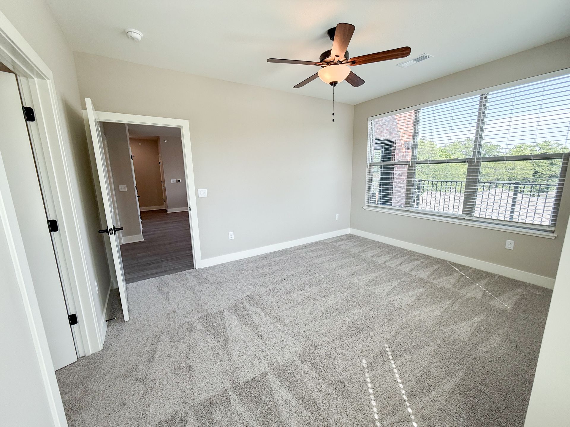 1b/1b Luxury Apartment in Lee’s Summit MO
