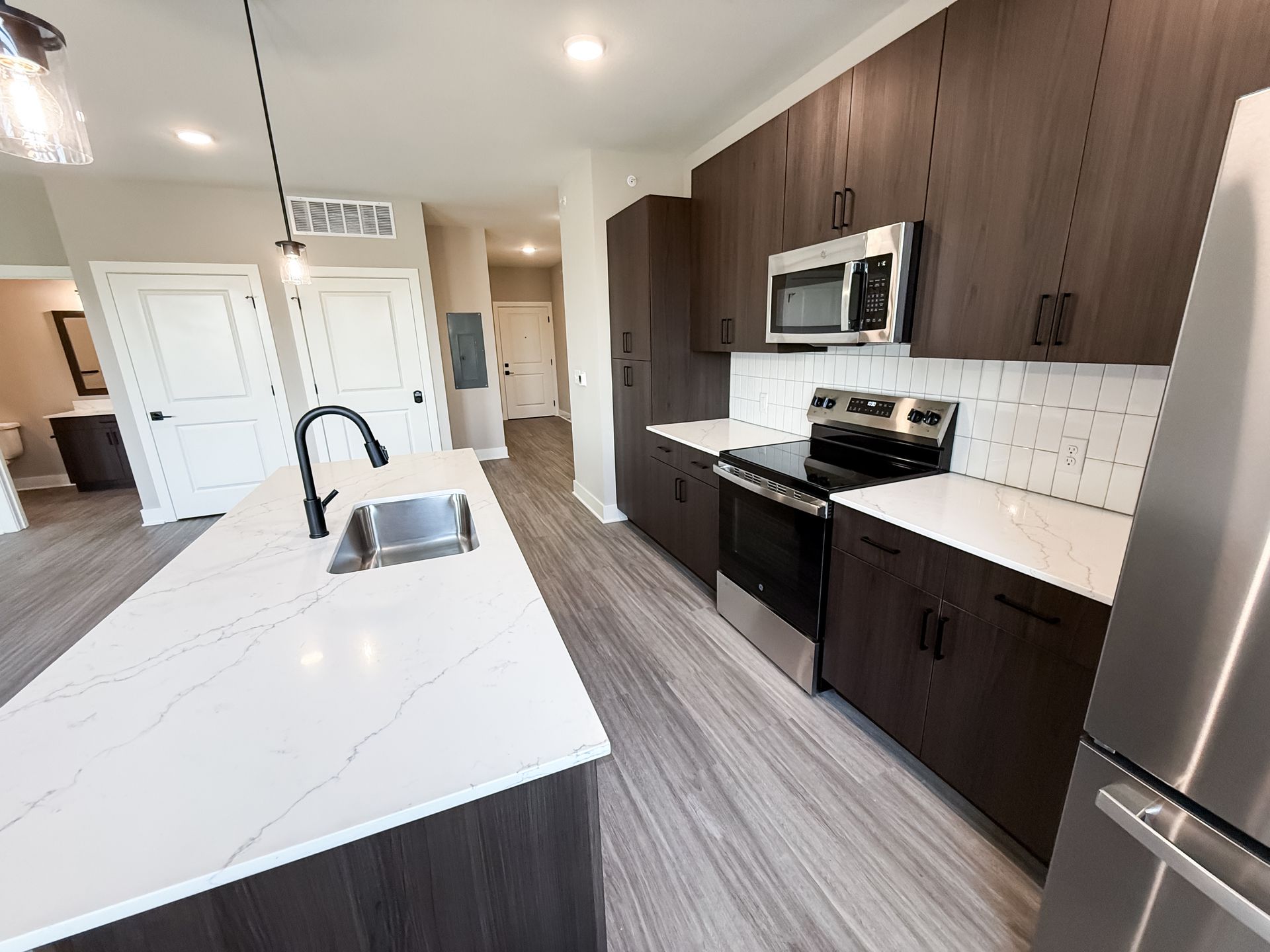 1b/1b Luxury Apartment in Lee’s Summit MO