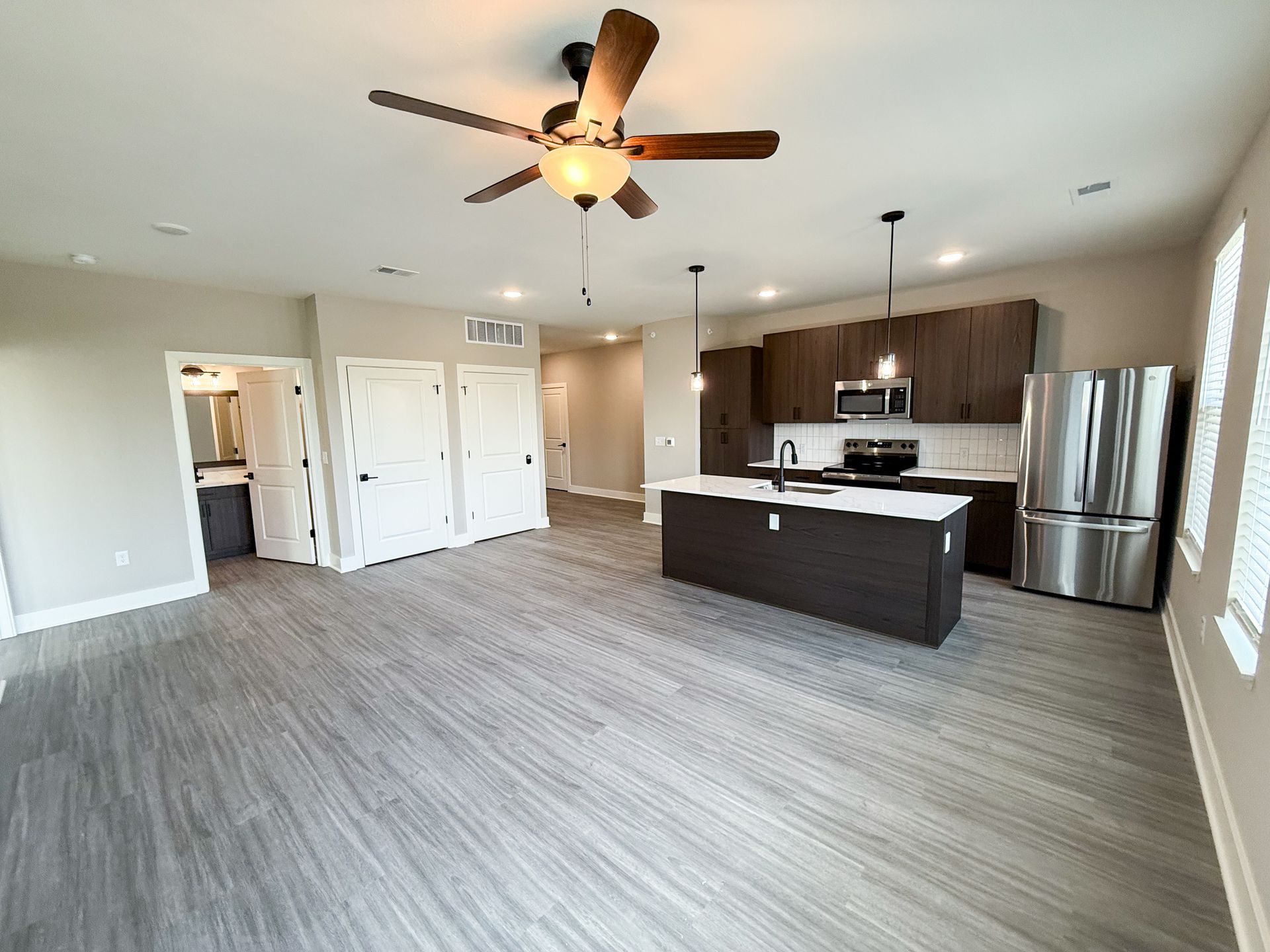 1b/1b Luxury Apartment in Lee’s Summit MO