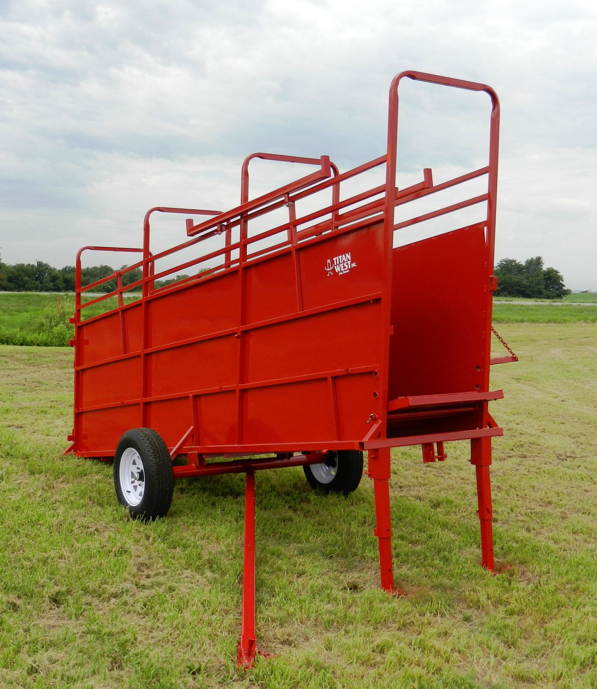 Titan West Inc. | Livestock Handling Equipment