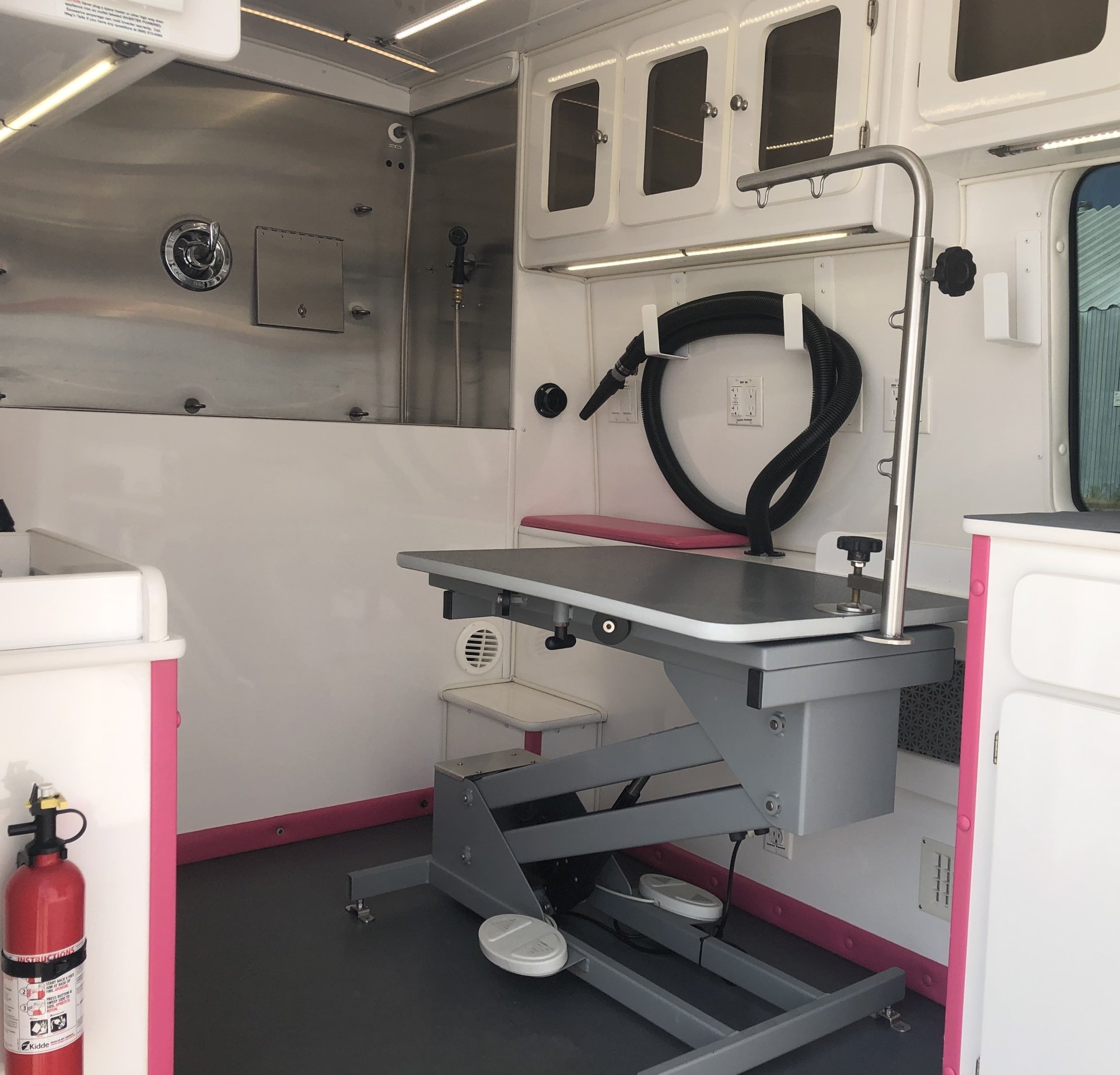 About Jillian's Mobile Pet Shop
