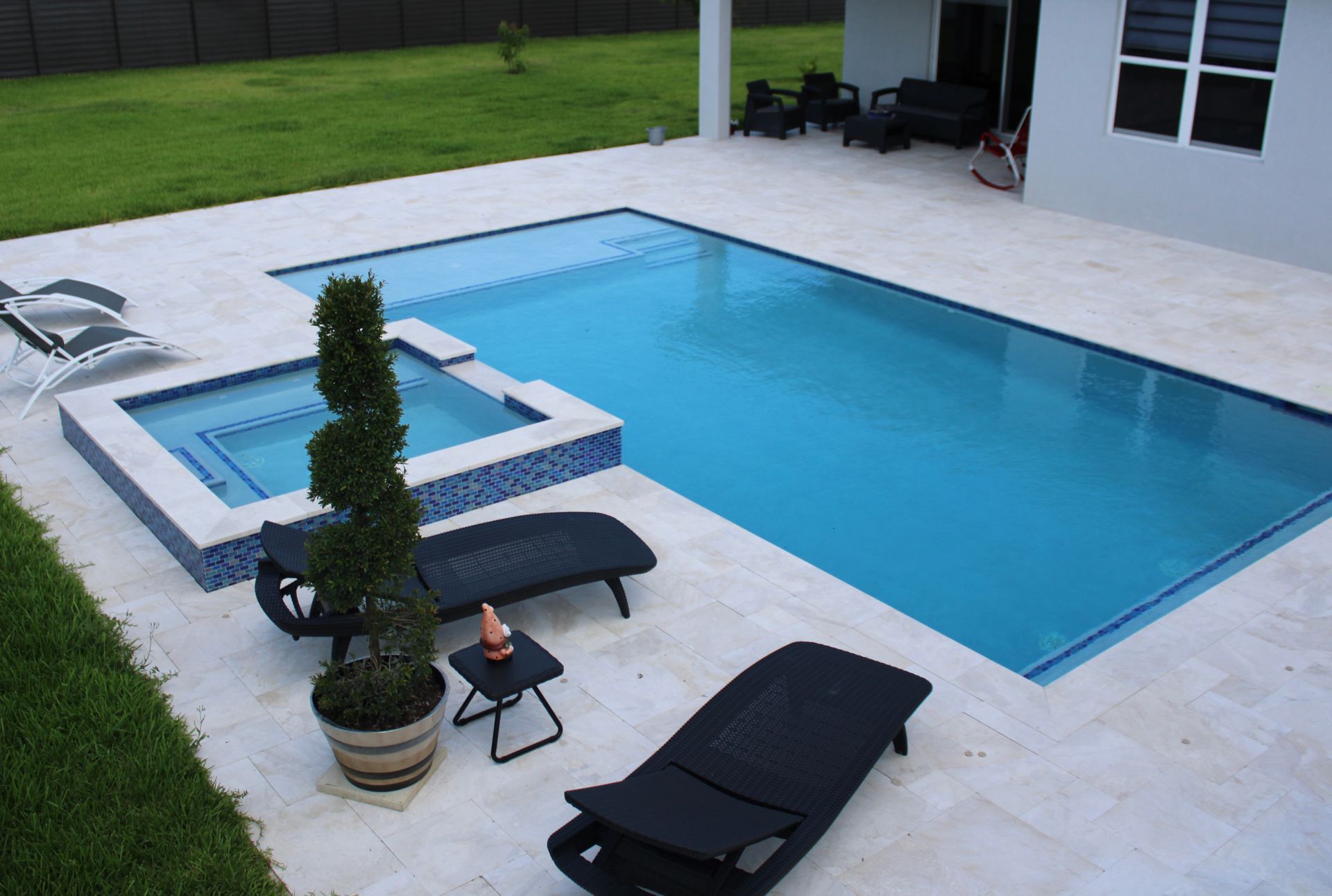 Custom Pool Designs | AGLO Pool & Spa Construction – Miami, FL