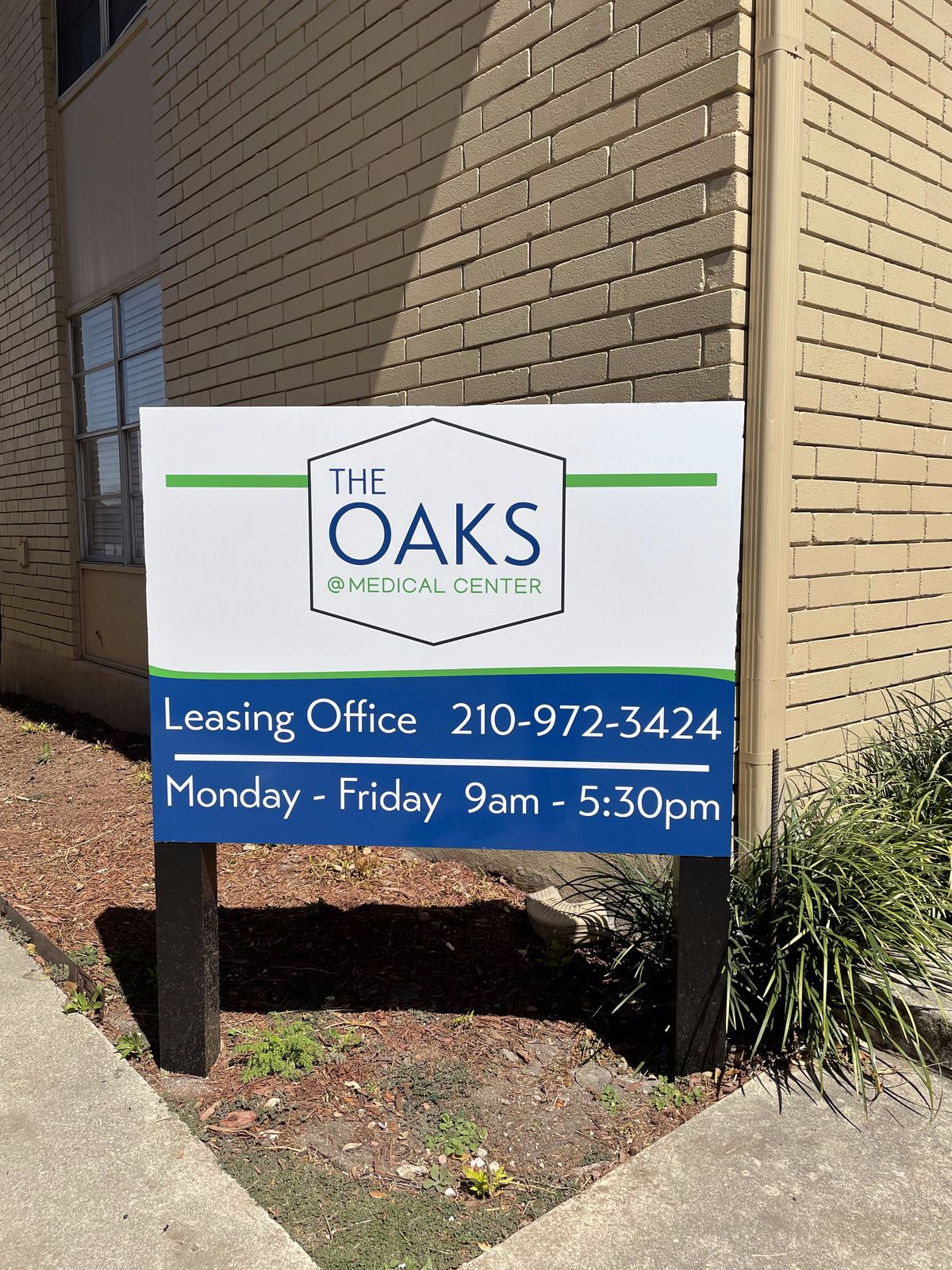 Exterior Outdoor Lighted Signs | Outdoor Signage for business