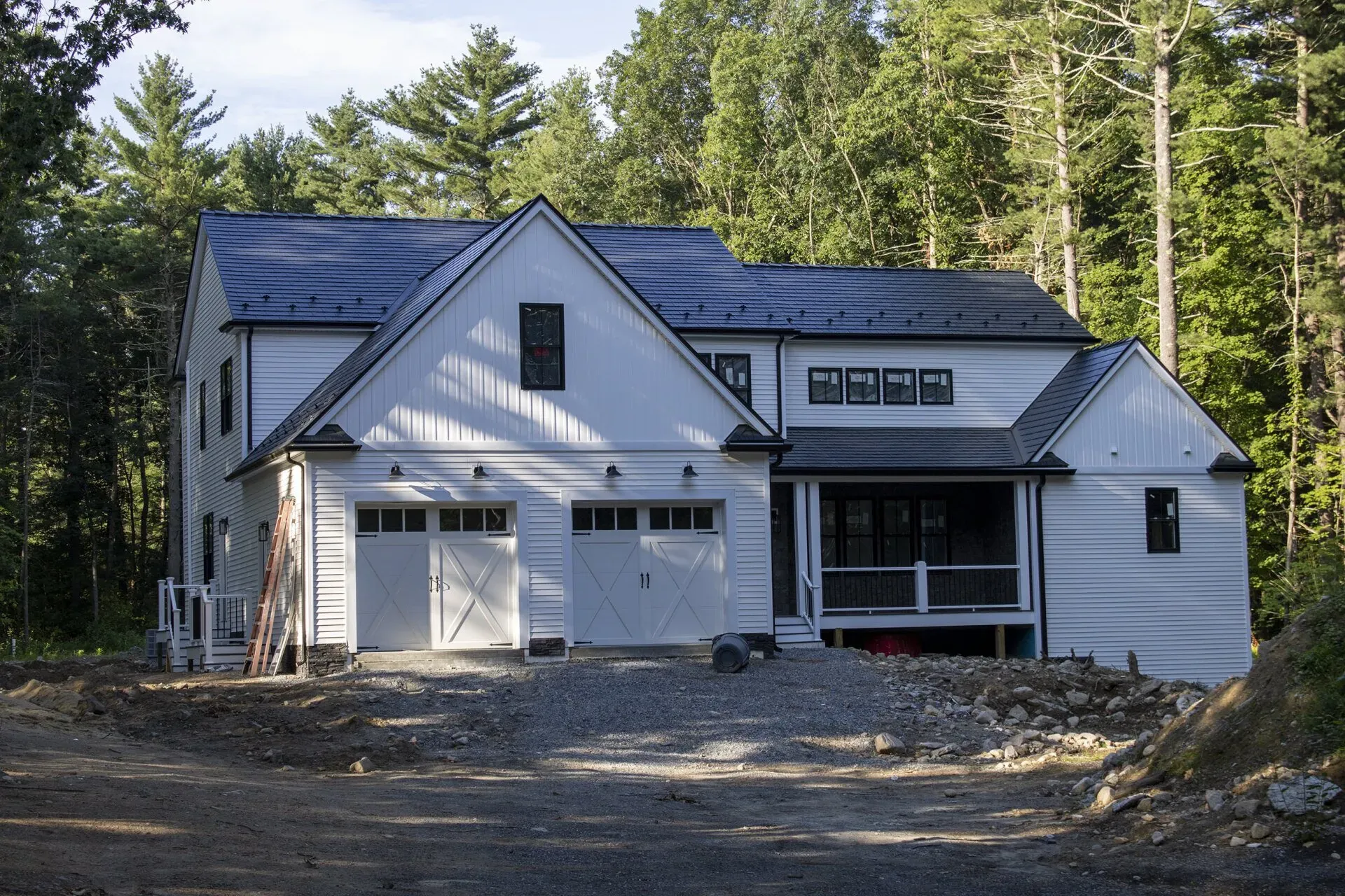 Foxborough, MA 🇺🇸 Black Interlock® Cedar Shingle Metal Roofing System ...