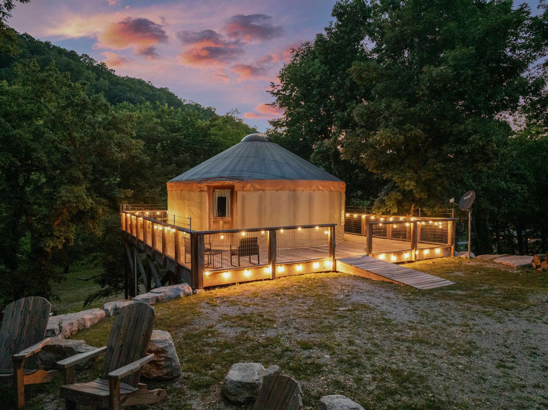 Sky-View Yurt Cabin Rentals | Sleeps 4 | Buffalo River | Nature's Loft
