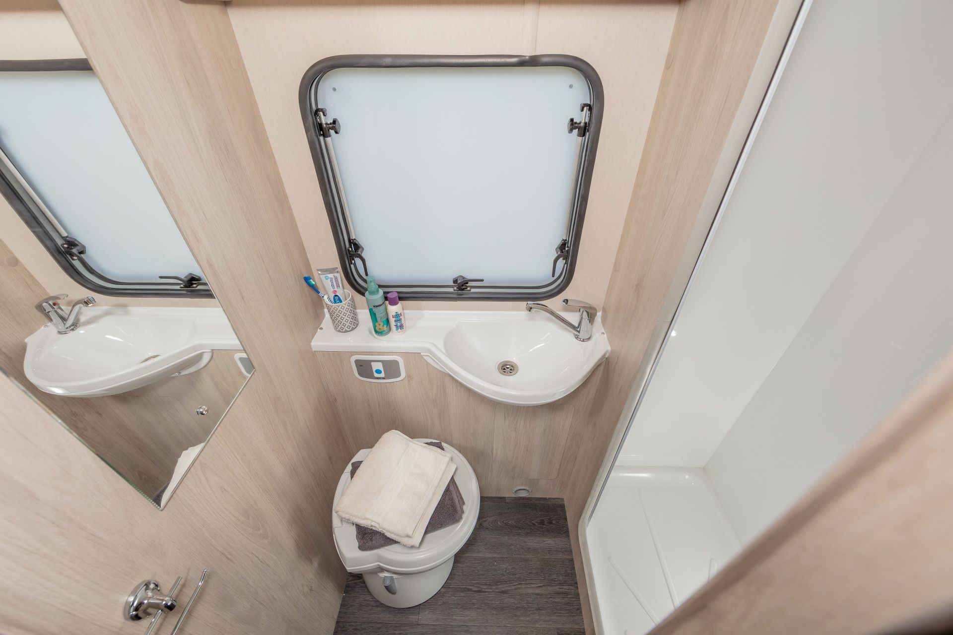 5 Berth Motorhome Rental - Expedition C72 - Wests Motorhome Hire UK