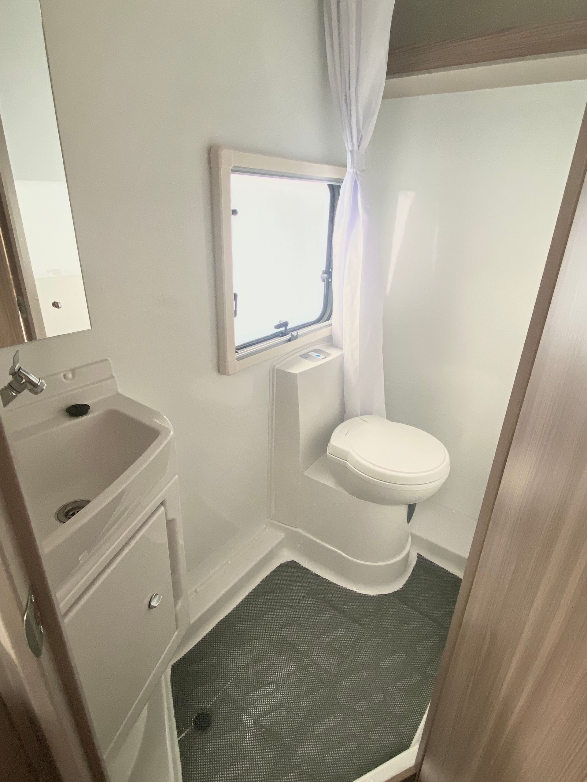 Swift Edge 464 - 4 Berth Automatic Motorhome Hire - Wests Motorhome Hire UK