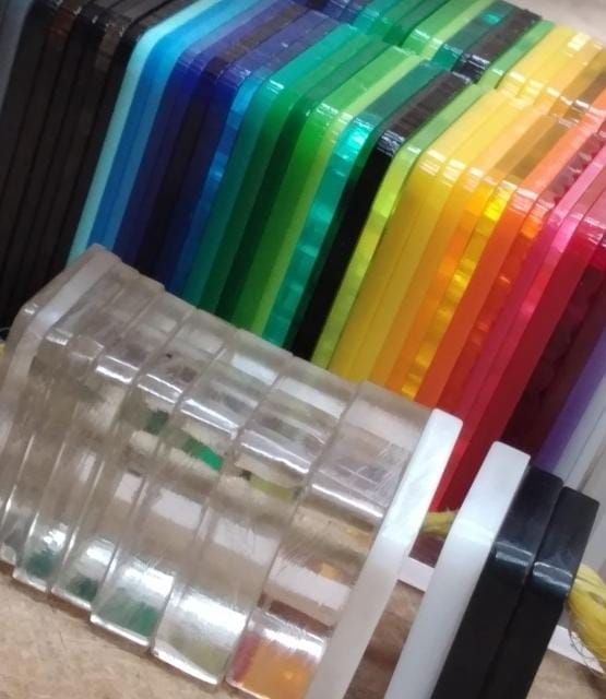 Láminas acrílicas en todos los tamaños y colores