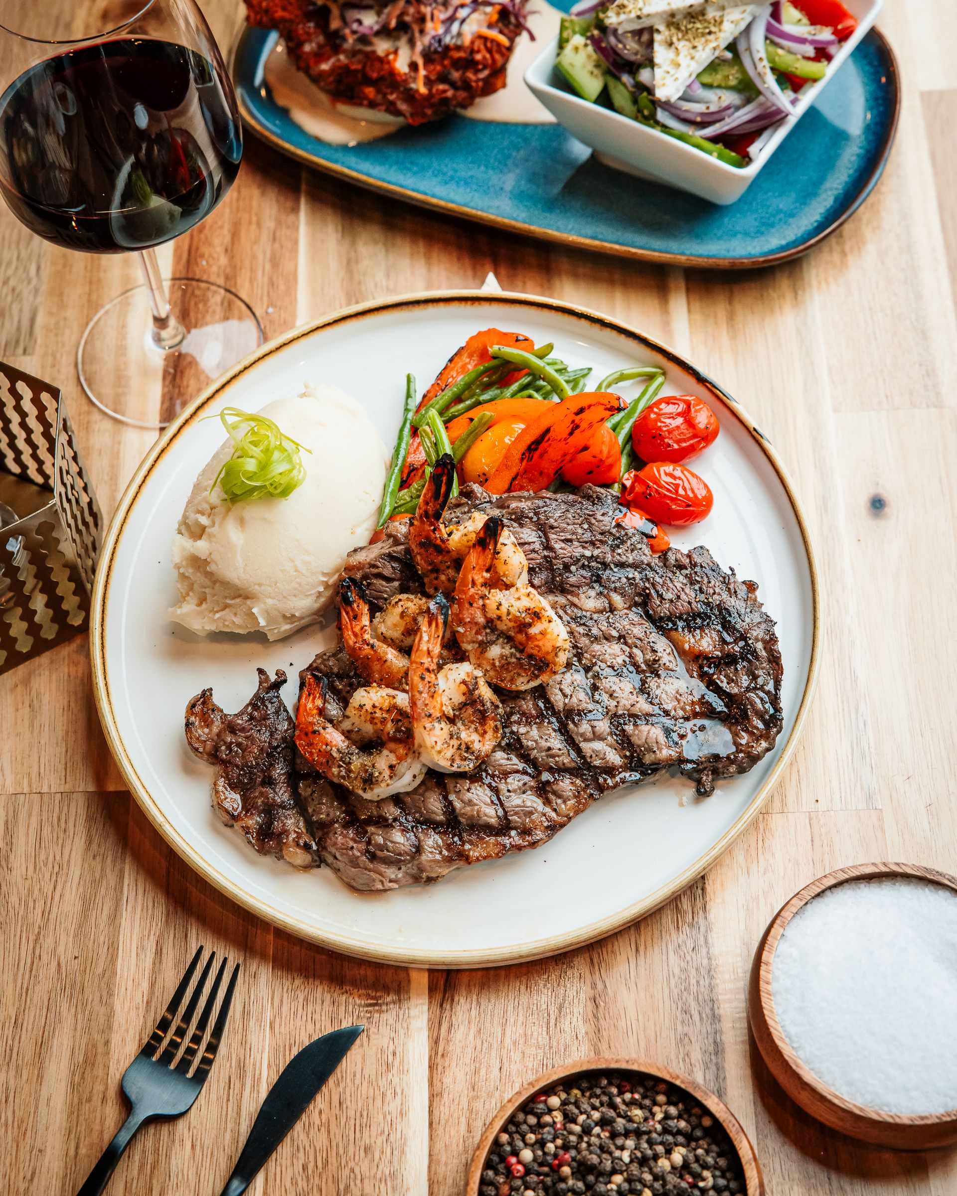 Leto's Steakhouse & Bar