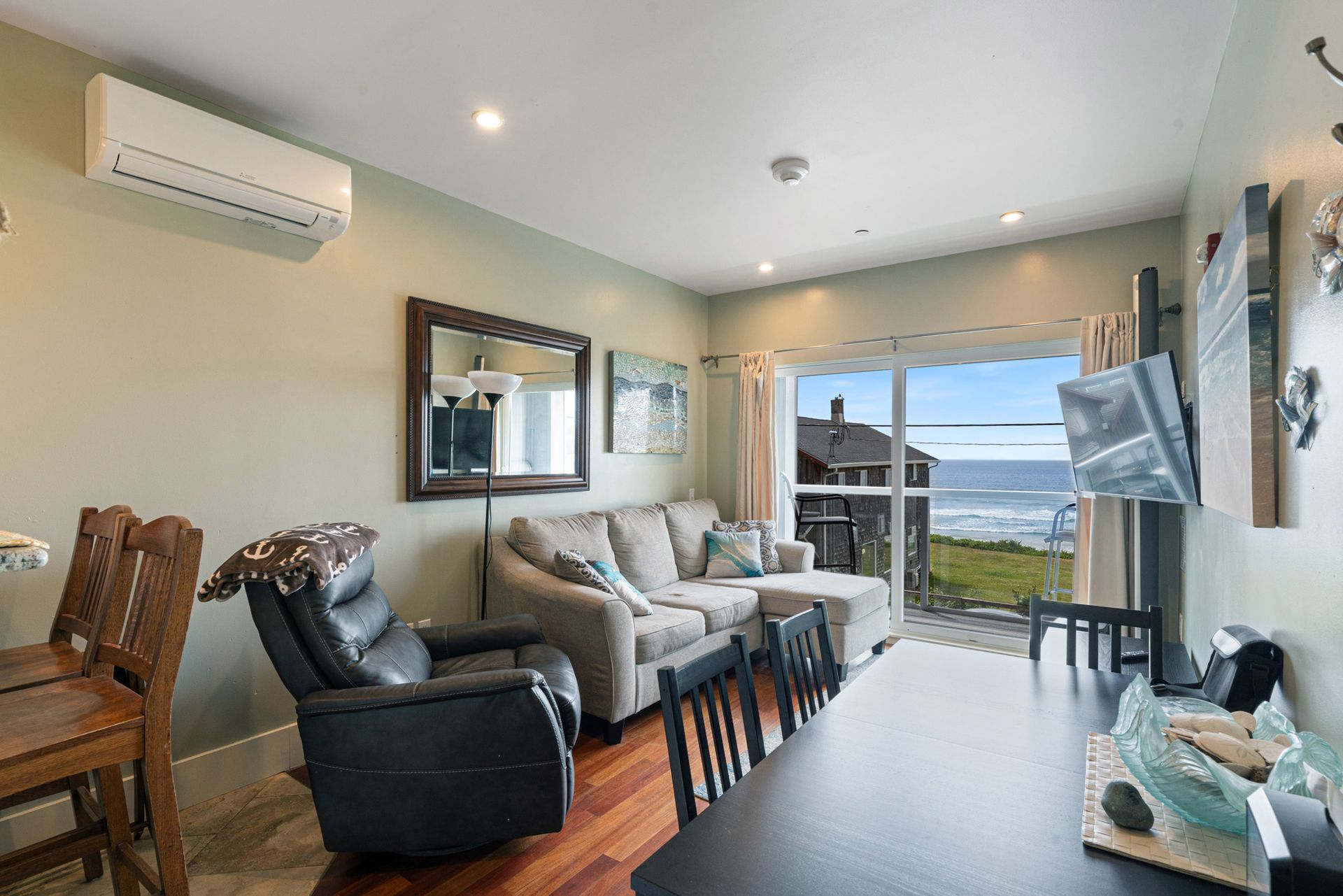 Three Arch Inn Gallery