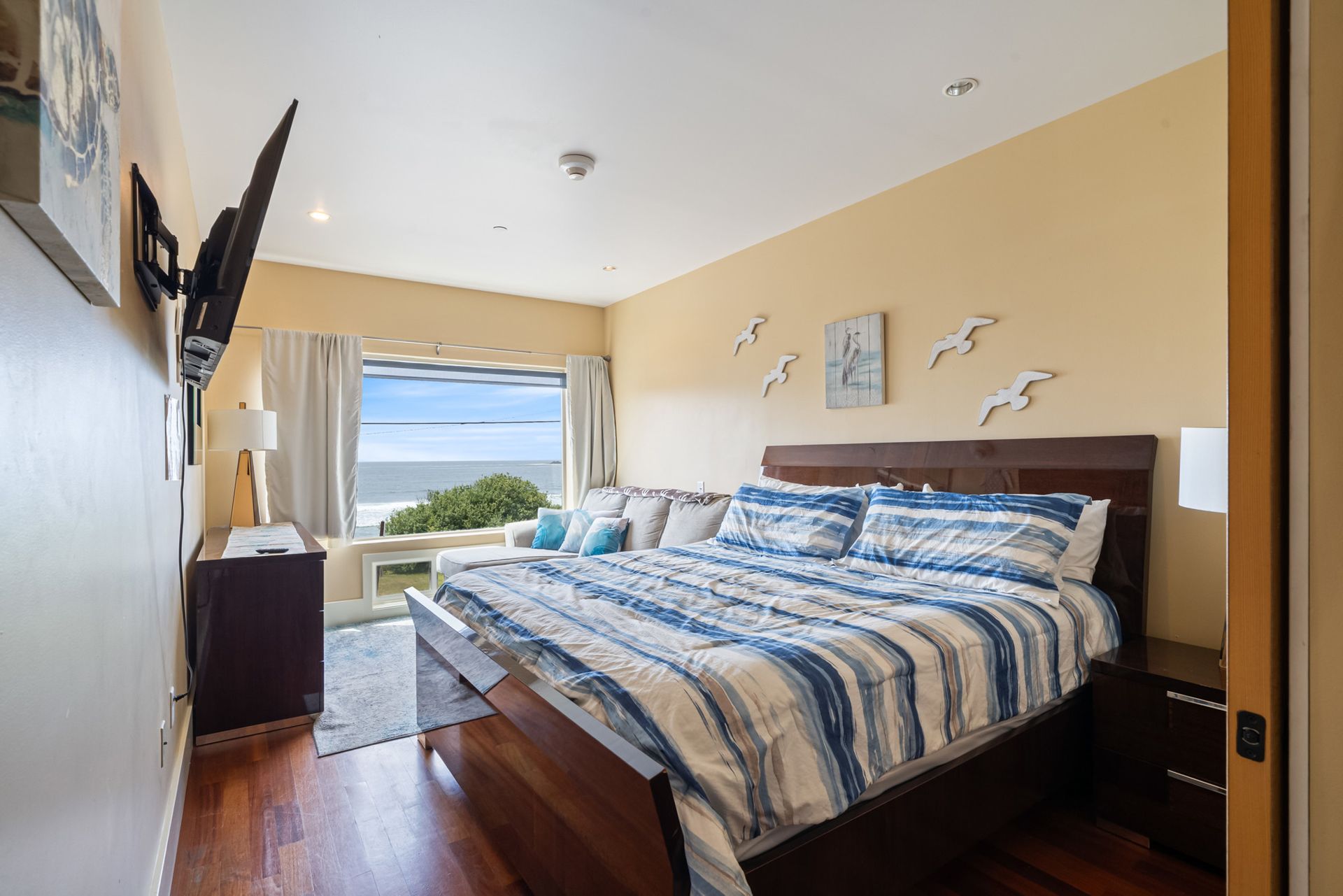 Three Arch Inn Gallery