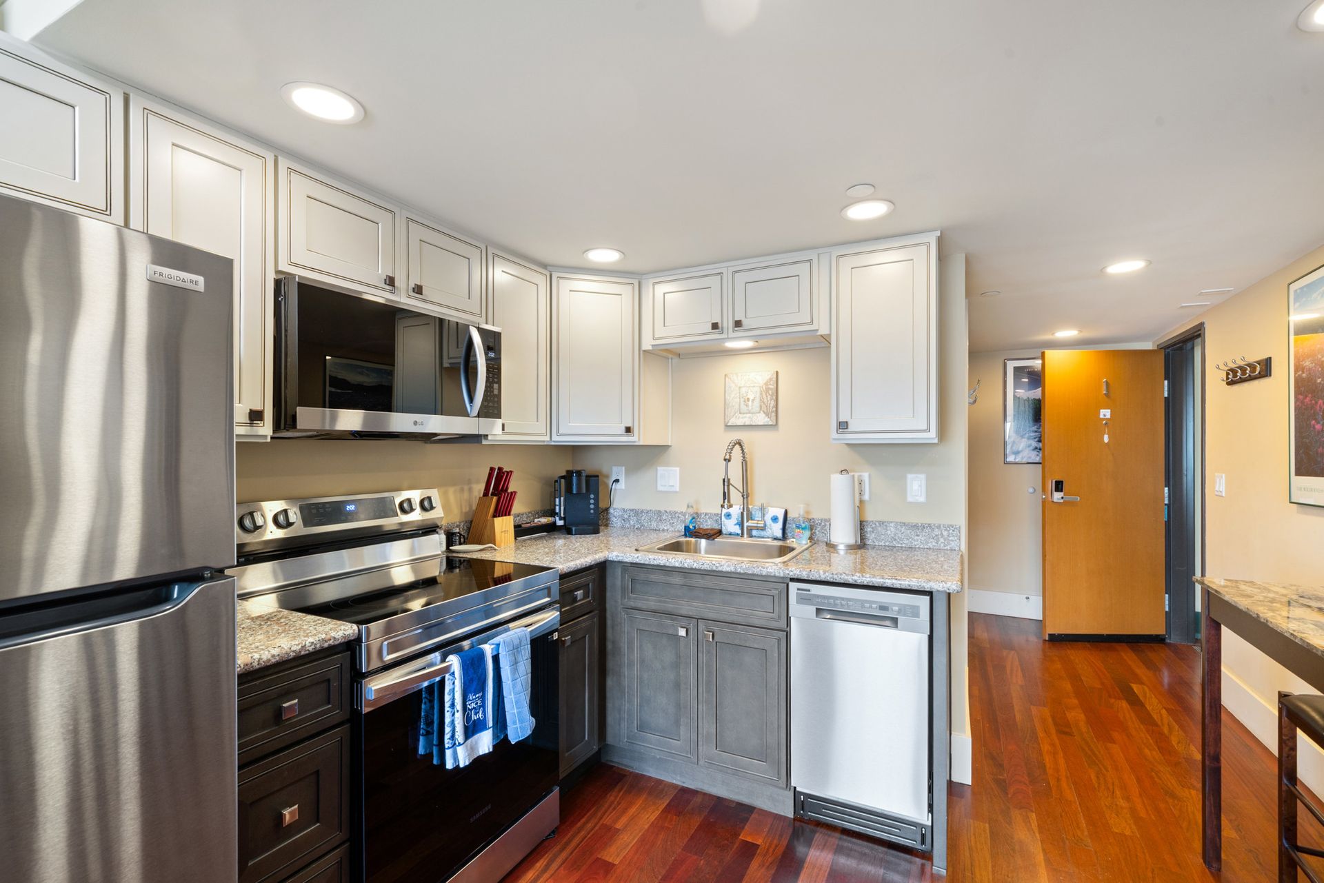 Three Arch Inn Gallery